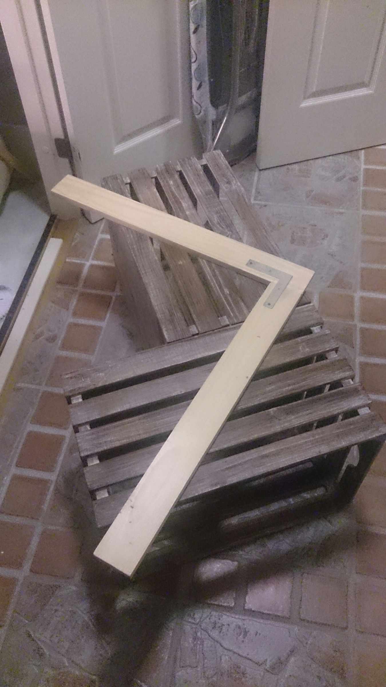 Apple Crate Coffee Table : 8 Steps (with Pictures) - Instructables