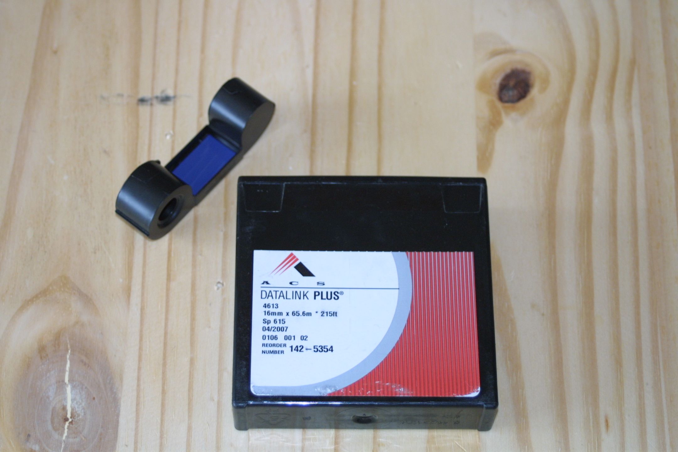 Disassemble and Reload a 110 Film Cartridge : 8 Steps (with Pictures ...