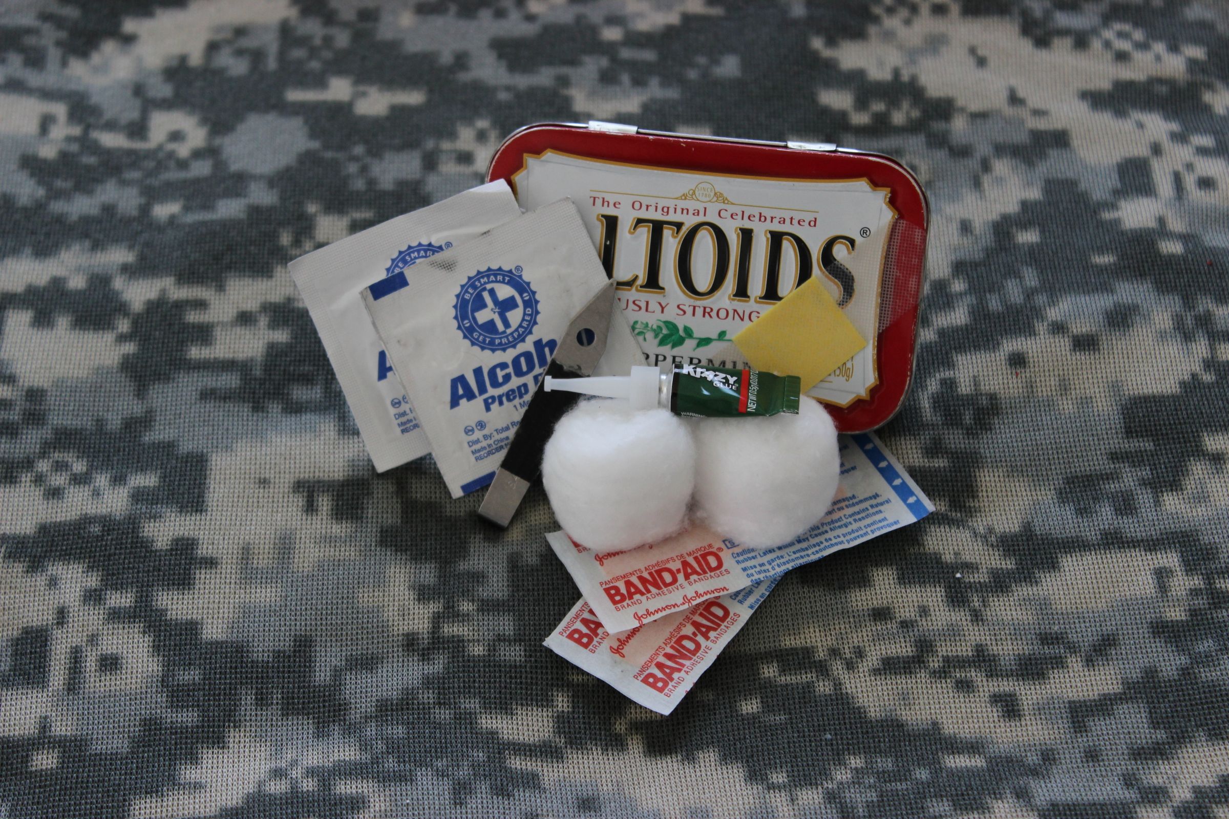 Altoids Survival Kit 2.0 : 12 Steps (with Pictures) - Instructables