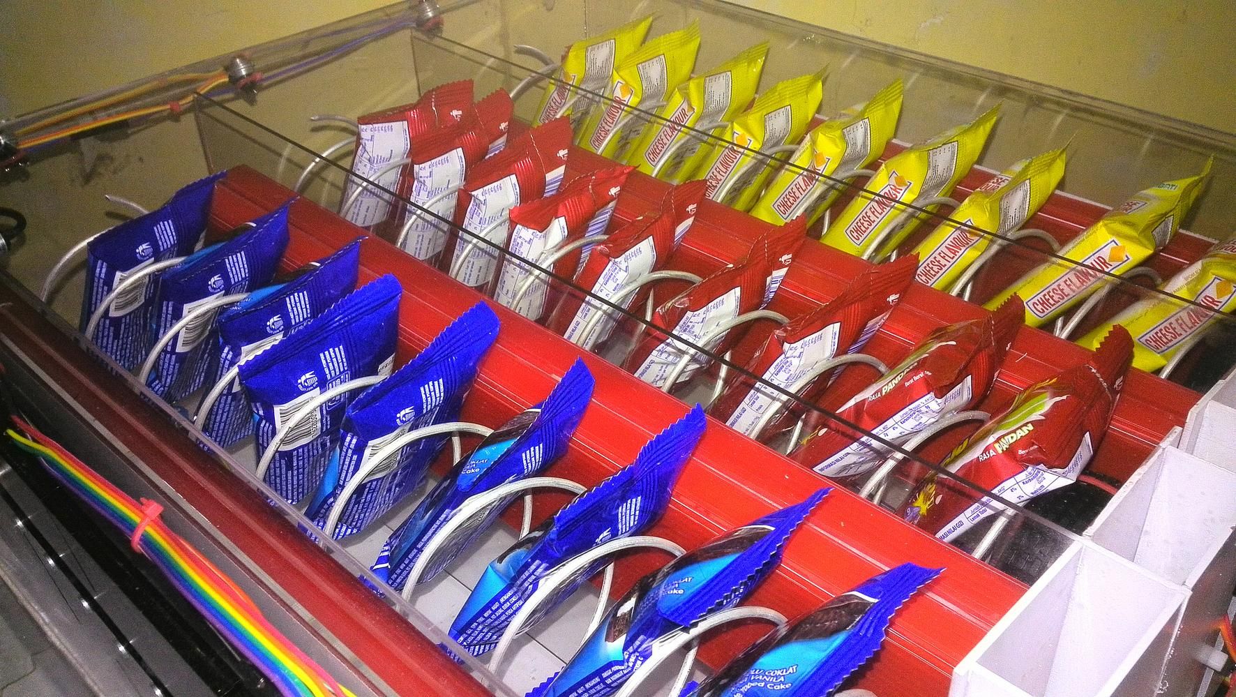 Snacks Vending Machine Powered by Arduino : 10 Steps (with Pictures ...