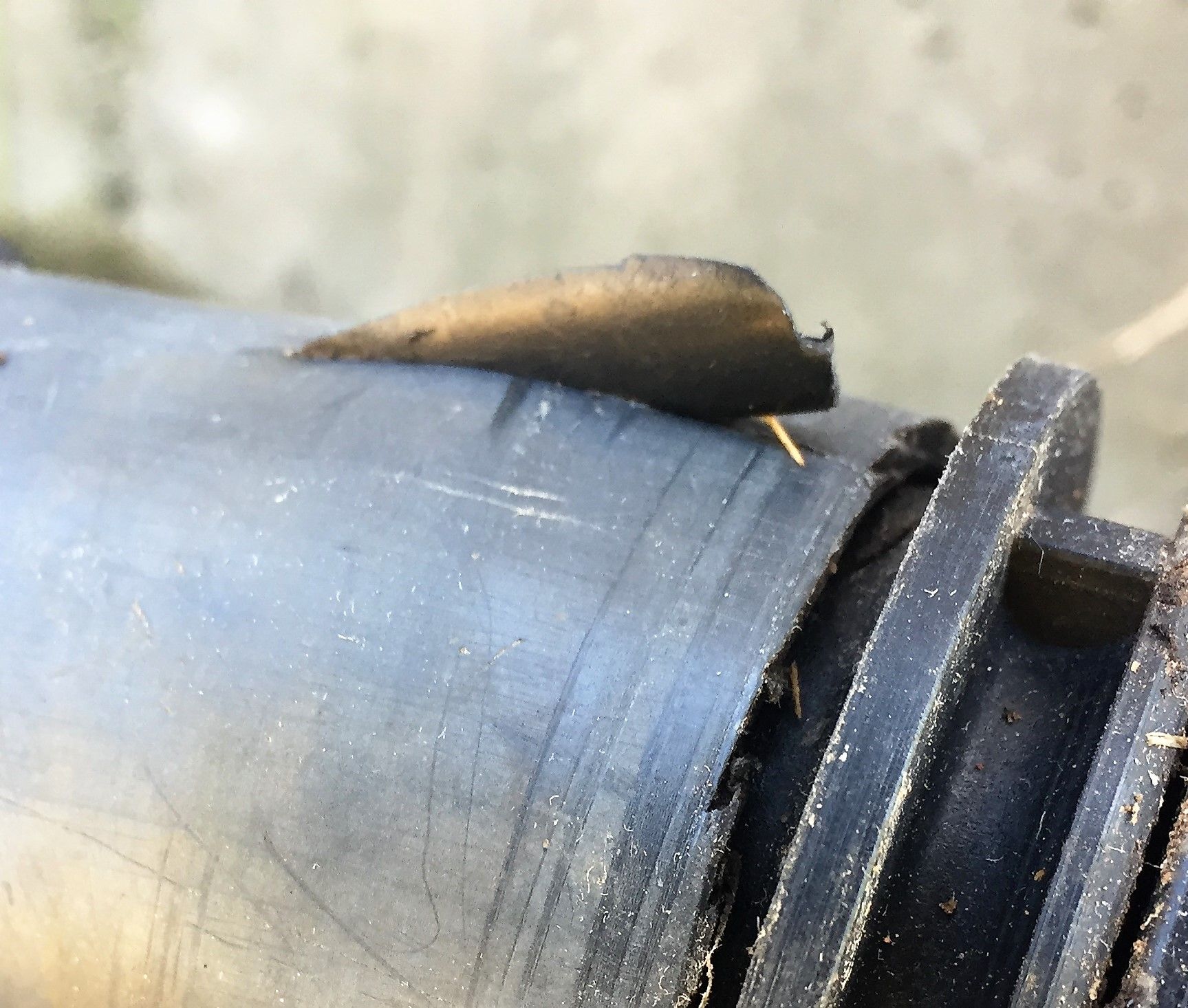 FIX a SPLIT POLY PIPE : 5 Steps (with Pictures) - Instructables