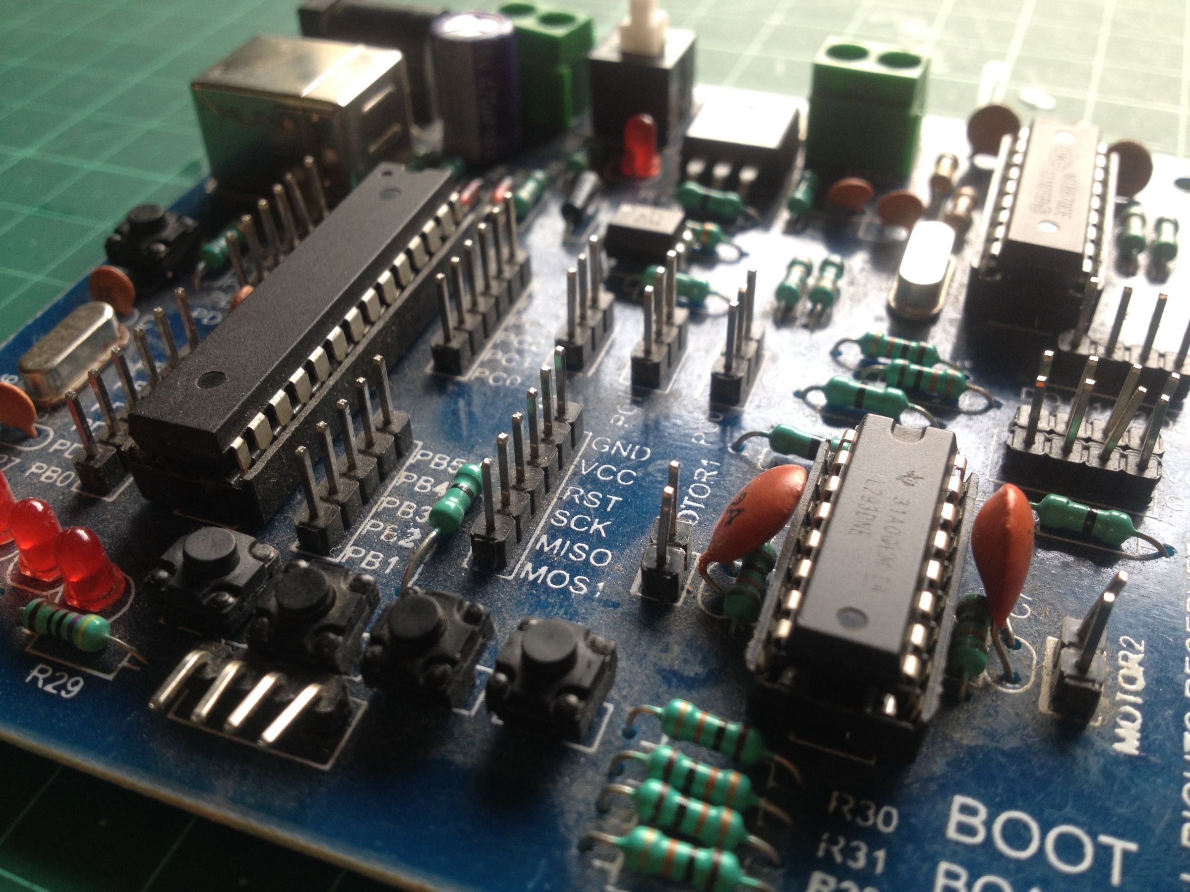 How to Program an AVR Board Using an Arduino Board : 6 Steps ...