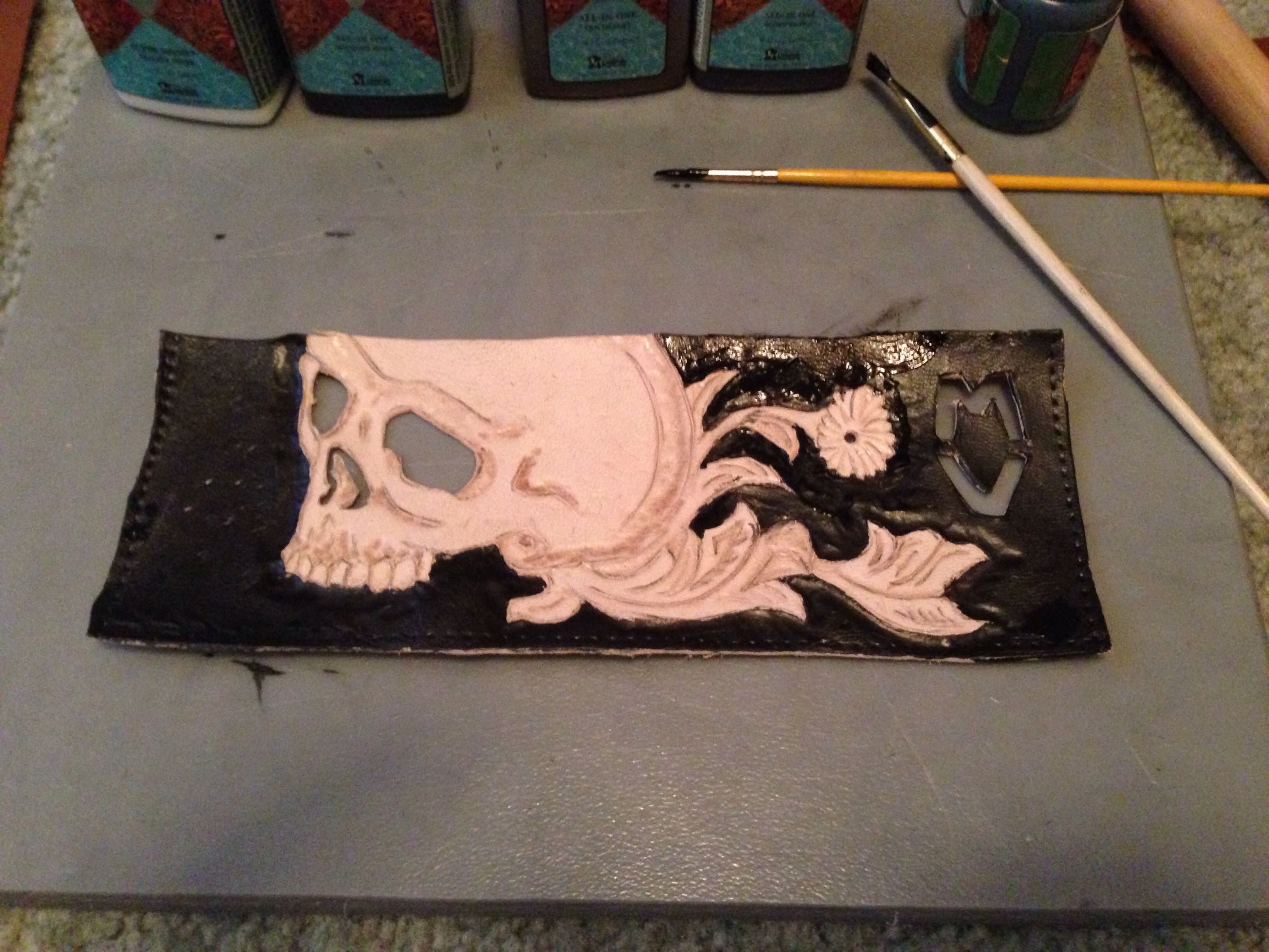 Make a Custom Leather Wallet - FREE PATTERN : 6 Steps (with Pictures ...