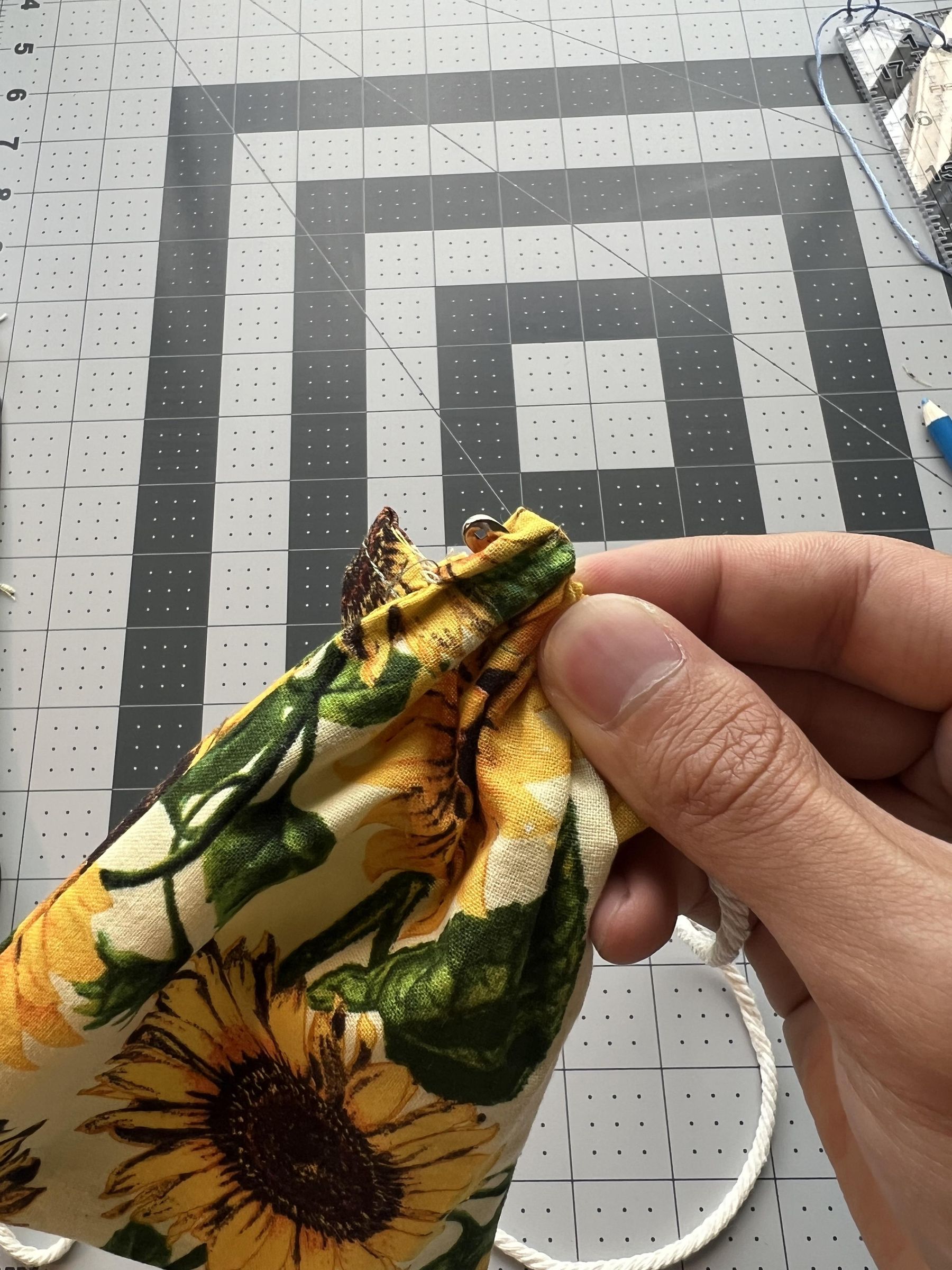 Quick Drawstring Bag : 12 Steps (with Pictures) - Instructables