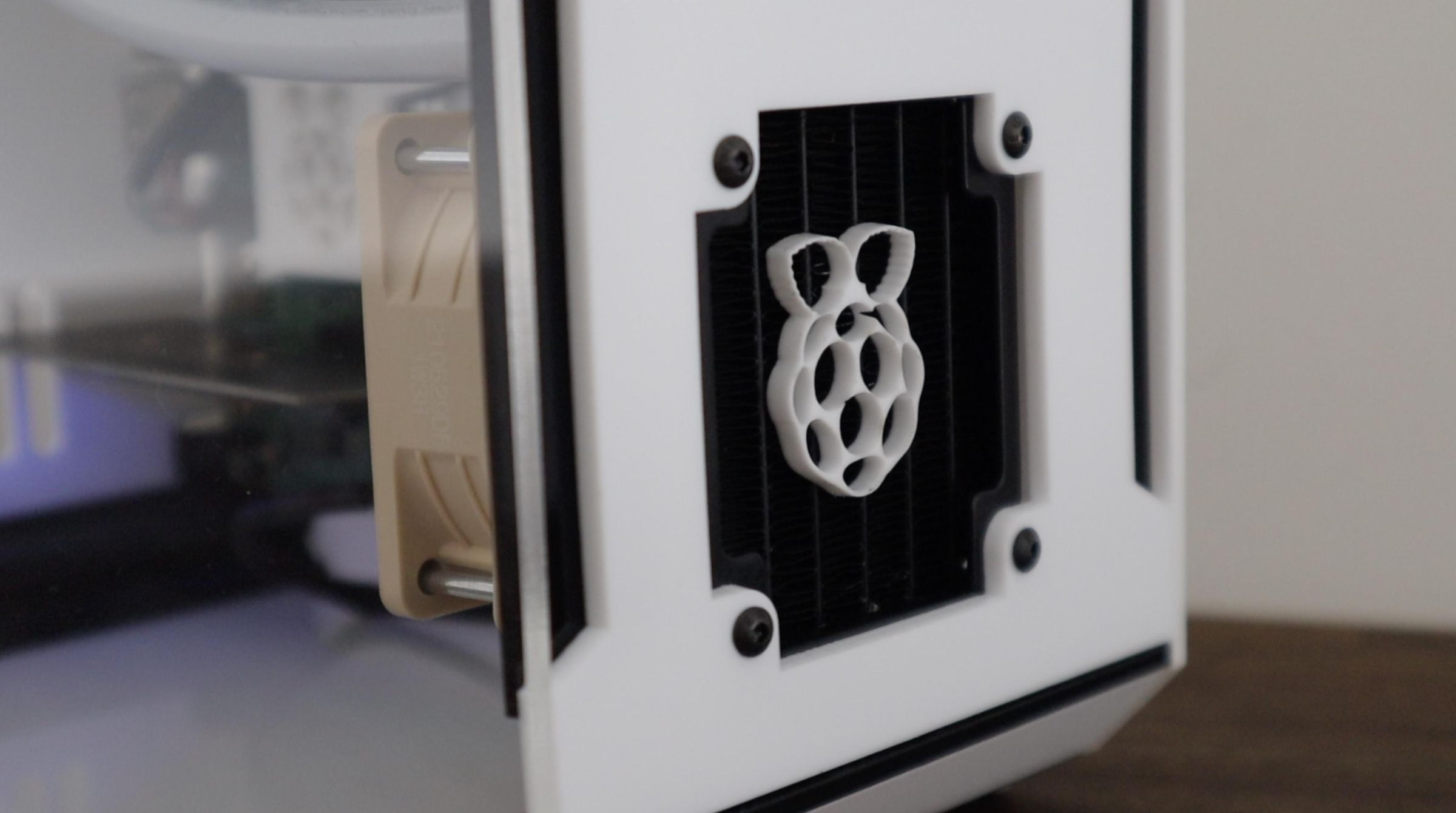 Making the Ultimate Water-cooled Raspberry Pi Desktop Computer : 8 ...