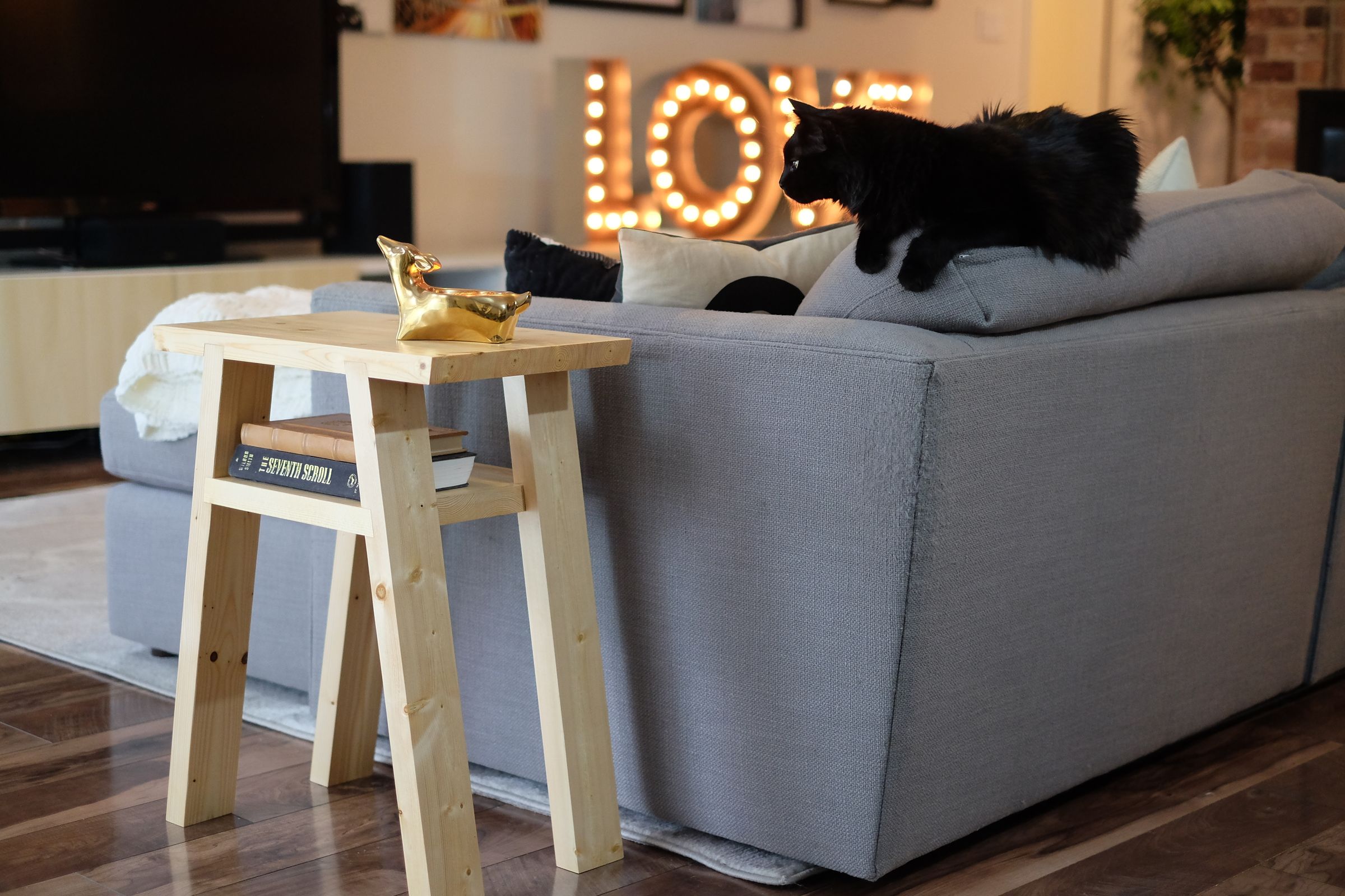 $9 2x4 Side Table : 6 Steps (with Pictures) - Instructables