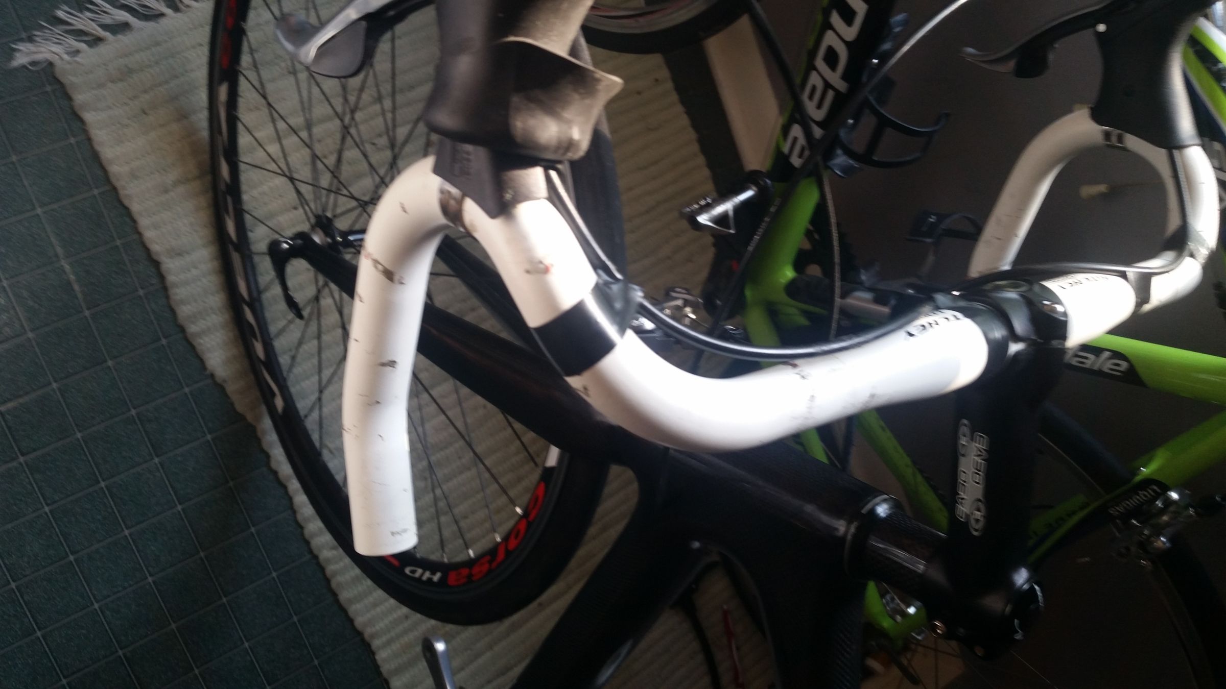 Replacing the Handlebar Tape on a Racing Bike : 5 Steps (with Pictures ...