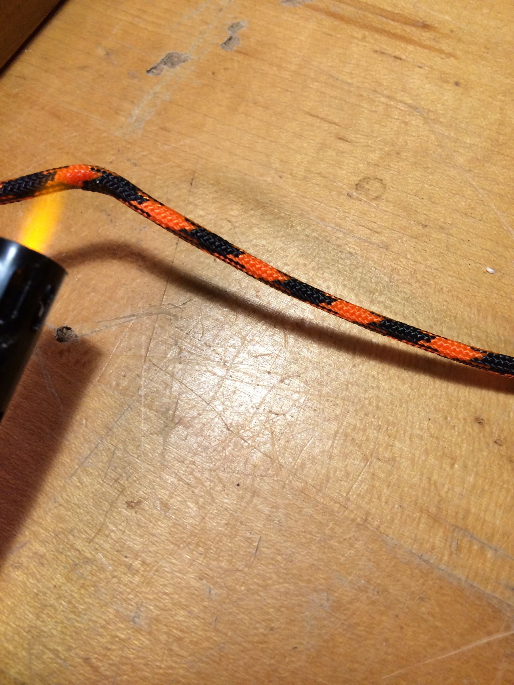 Easy Paracord Tie Down : 4 Steps (with Pictures) - Instructables