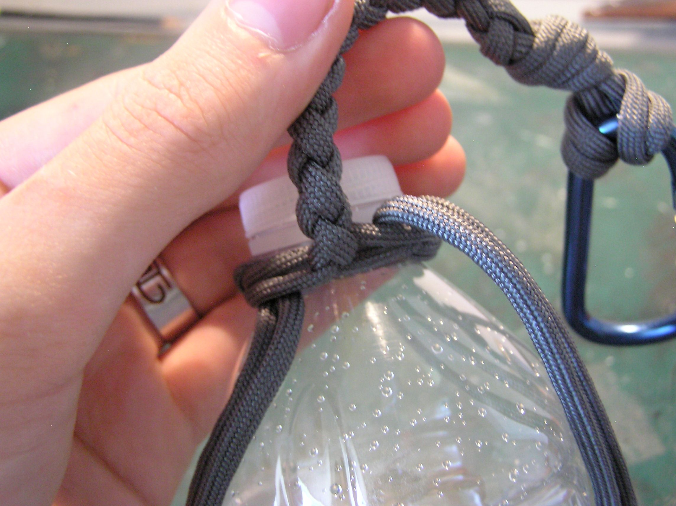 Paracord Water Jug Harness. : 6 Steps (with Pictures) - Instructables