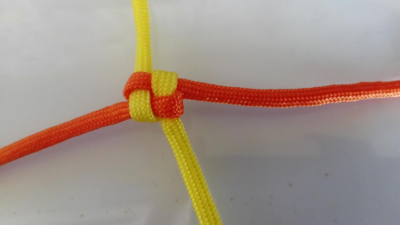 Paracord Cache Keychain! : 6 Steps (with Pictures) - Instructables