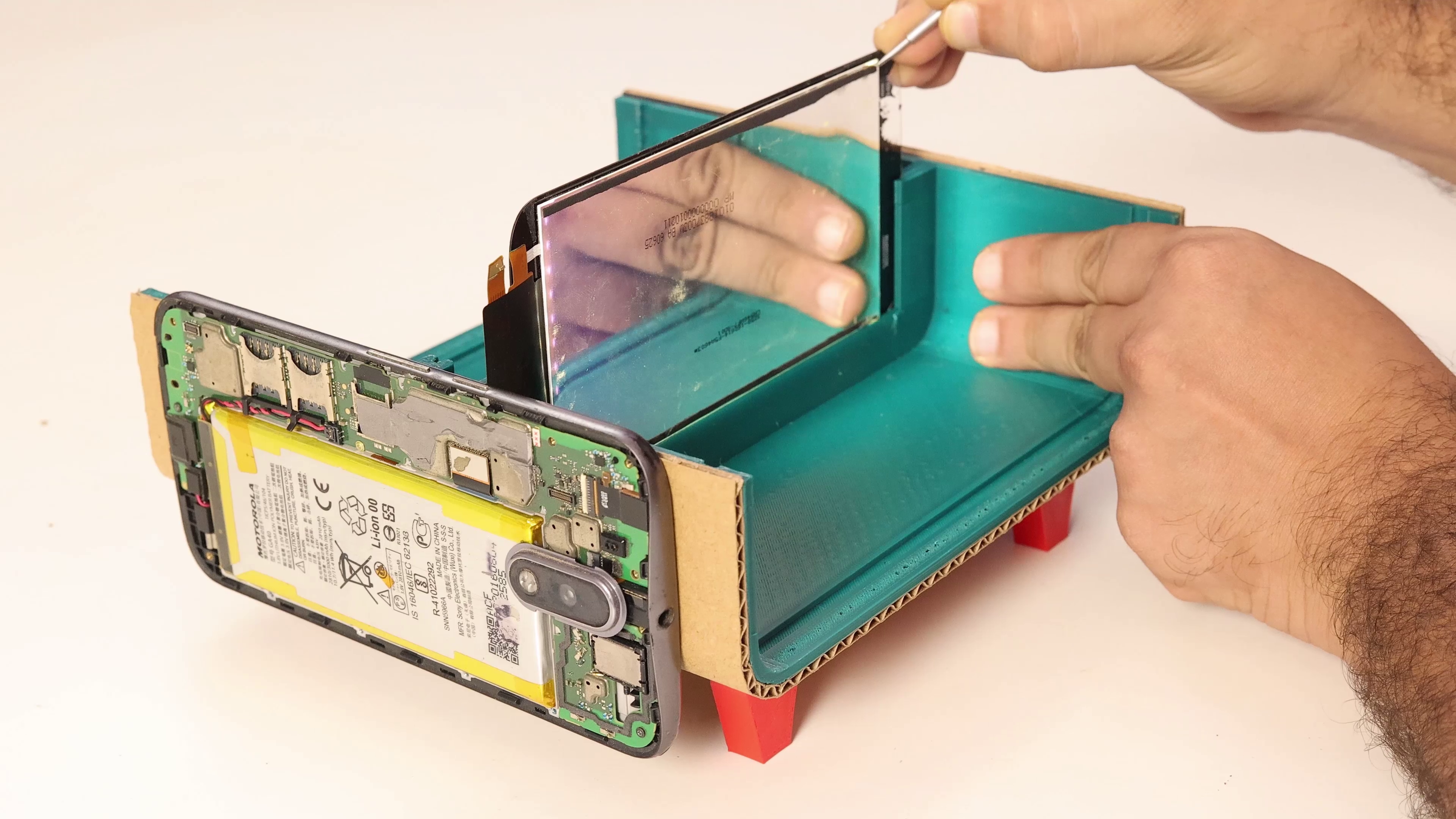 Projector Using Old Smartphones : 10 Steps (with Pictures) - Instructables