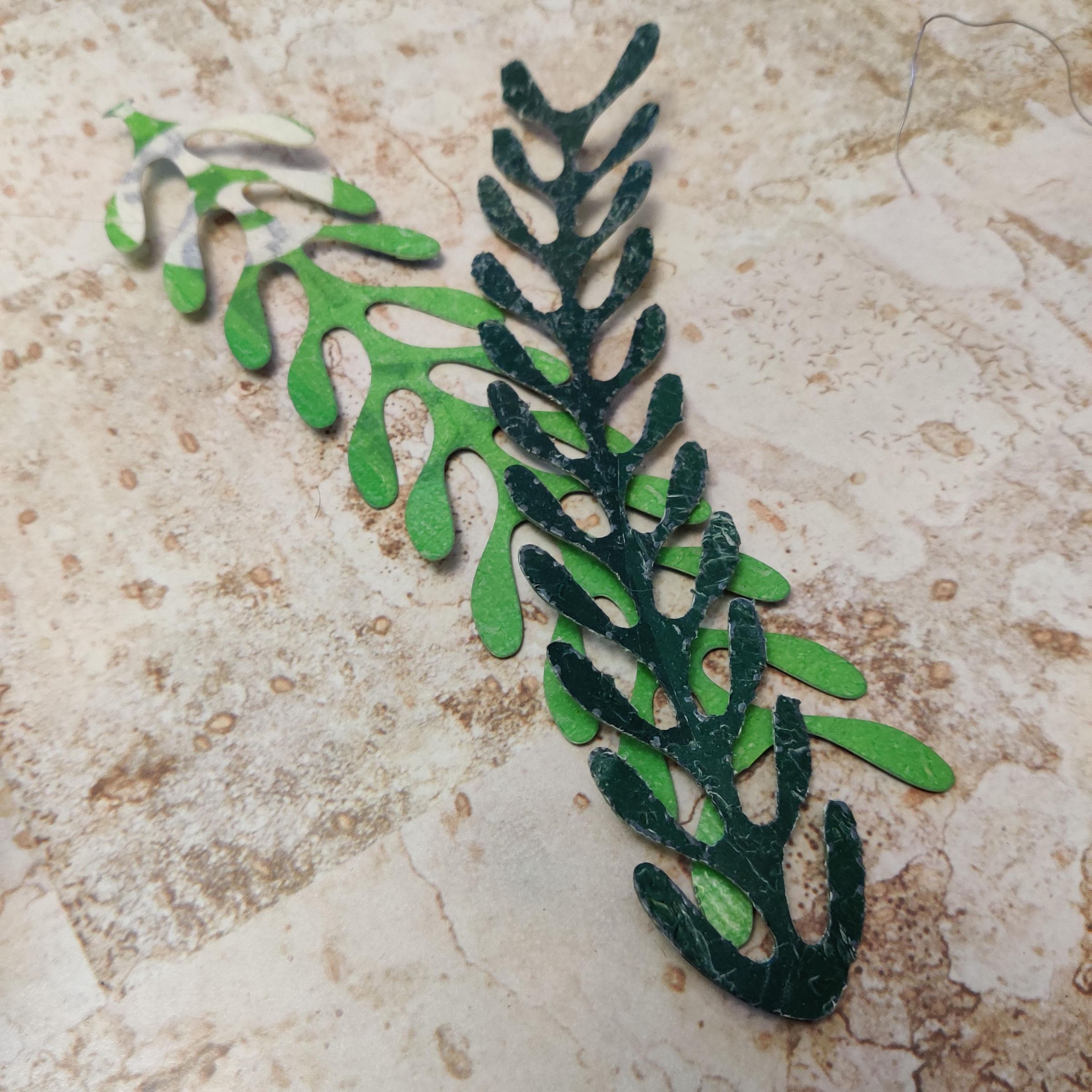 Recycled Plastic Christmas Wreath : 10 Steps (with Pictures ...