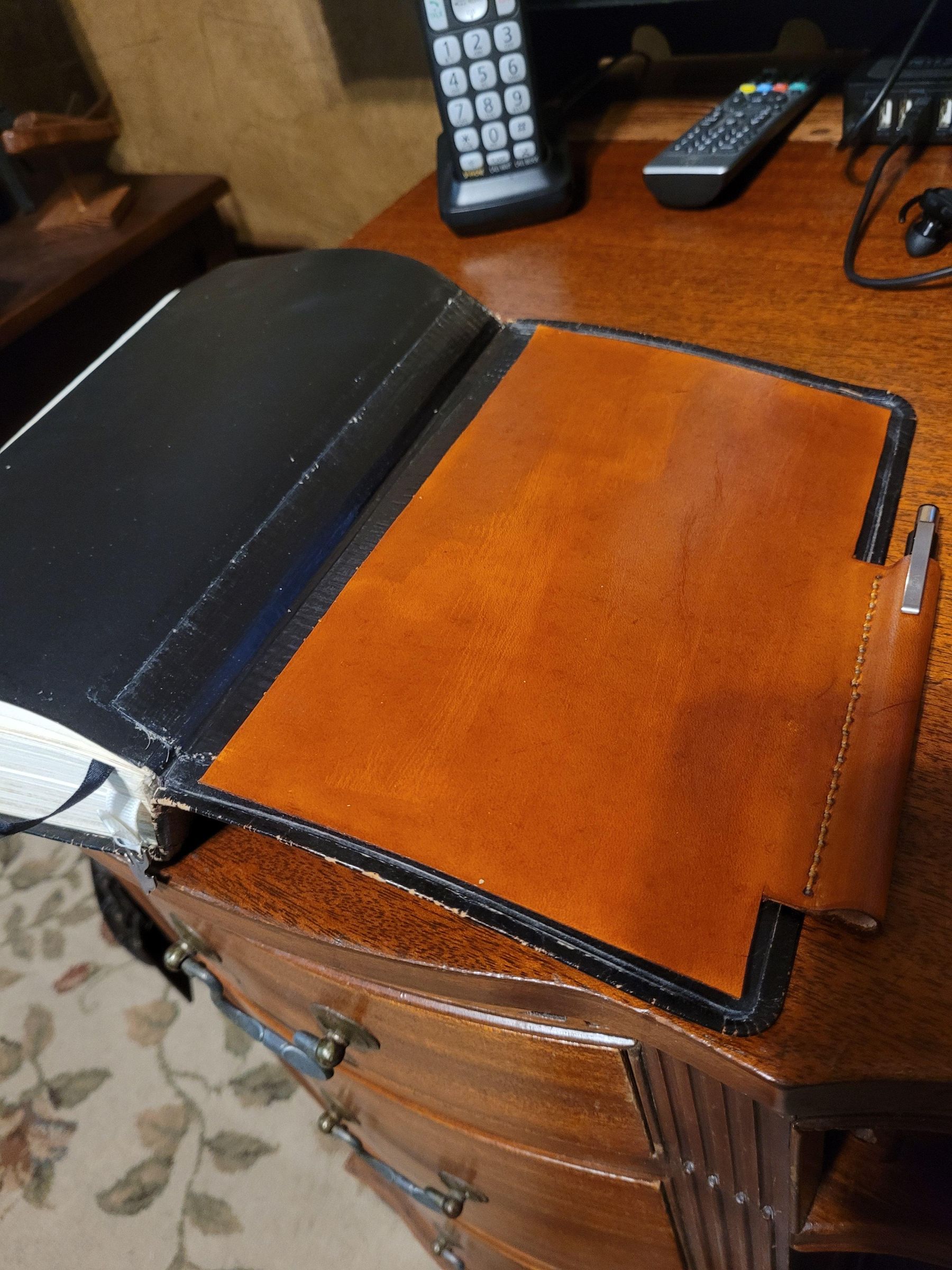 Leather Pen Holder for Book : 3 Steps - Instructables