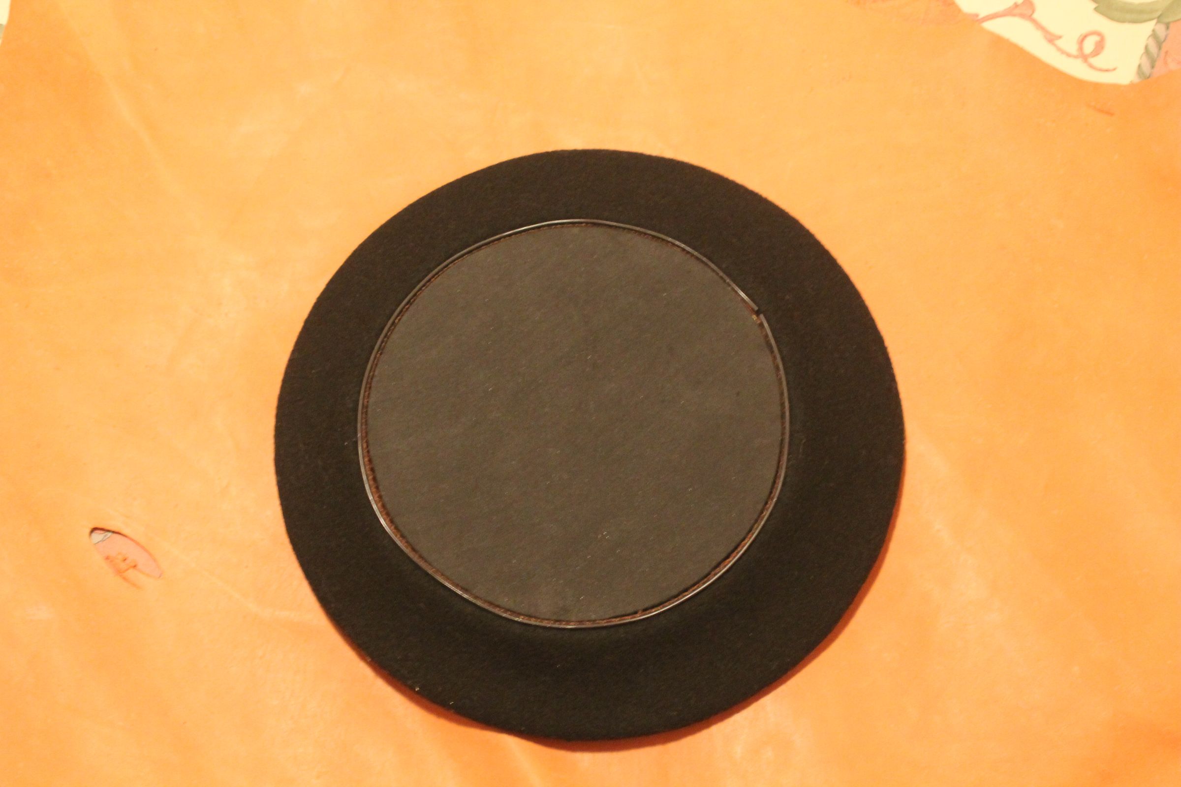 KEEPING a BERET PROPERLY : 4 Steps - Instructables