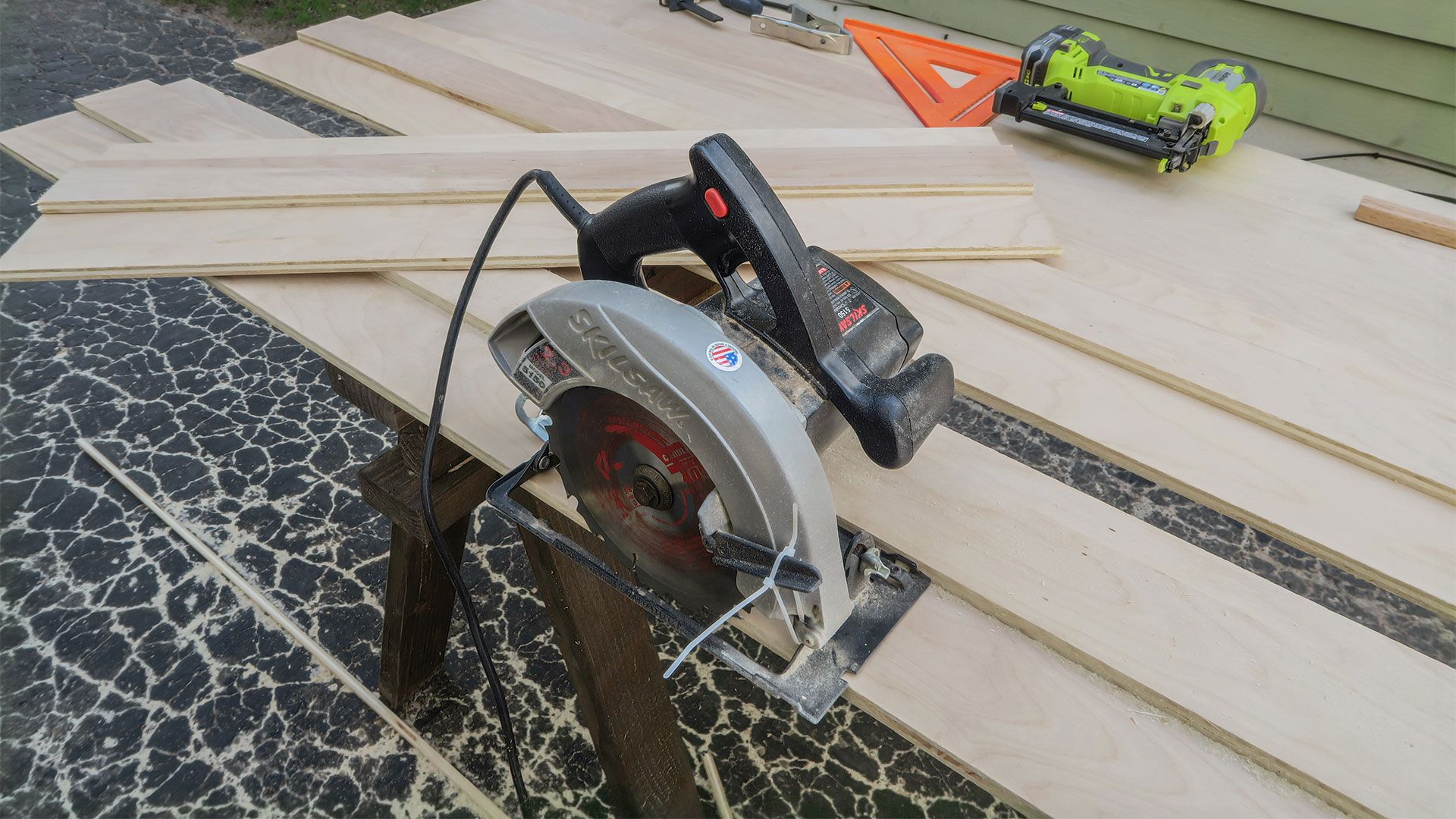 Perfect Cuts With a Circular Saw Guide : 5 Steps (with Pictures ...