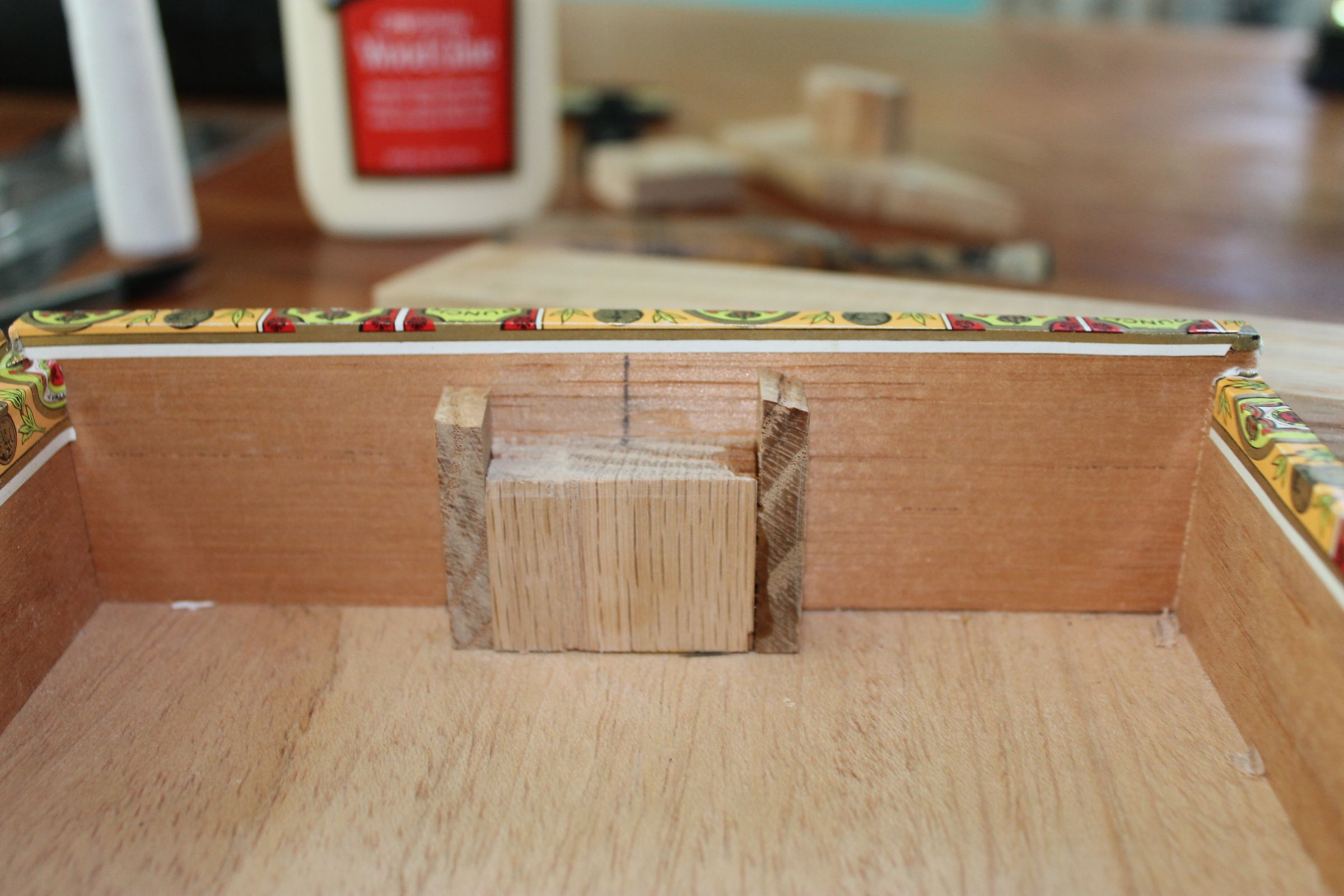 Awesome Cigar Box Dulcimer : 14 Steps (with Pictures) - Instructables