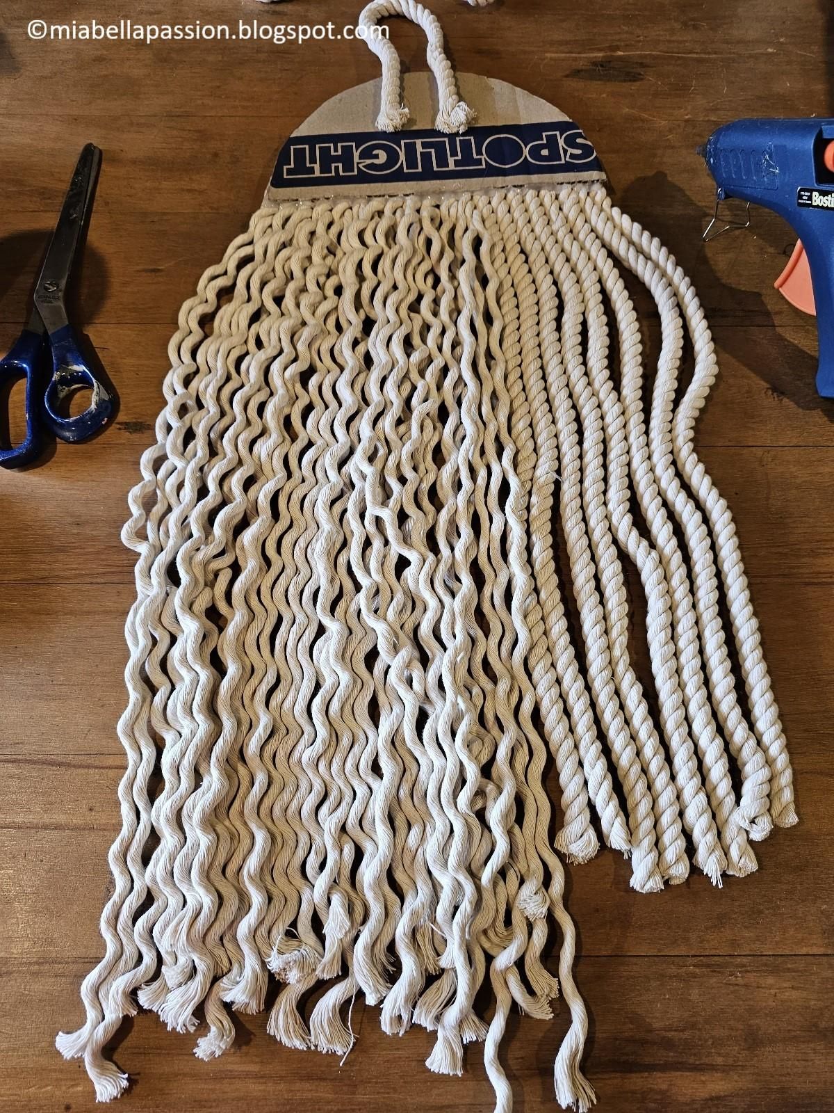 Funky DIY Rope Ghosts : 8 Steps (with Pictures) - Instructables