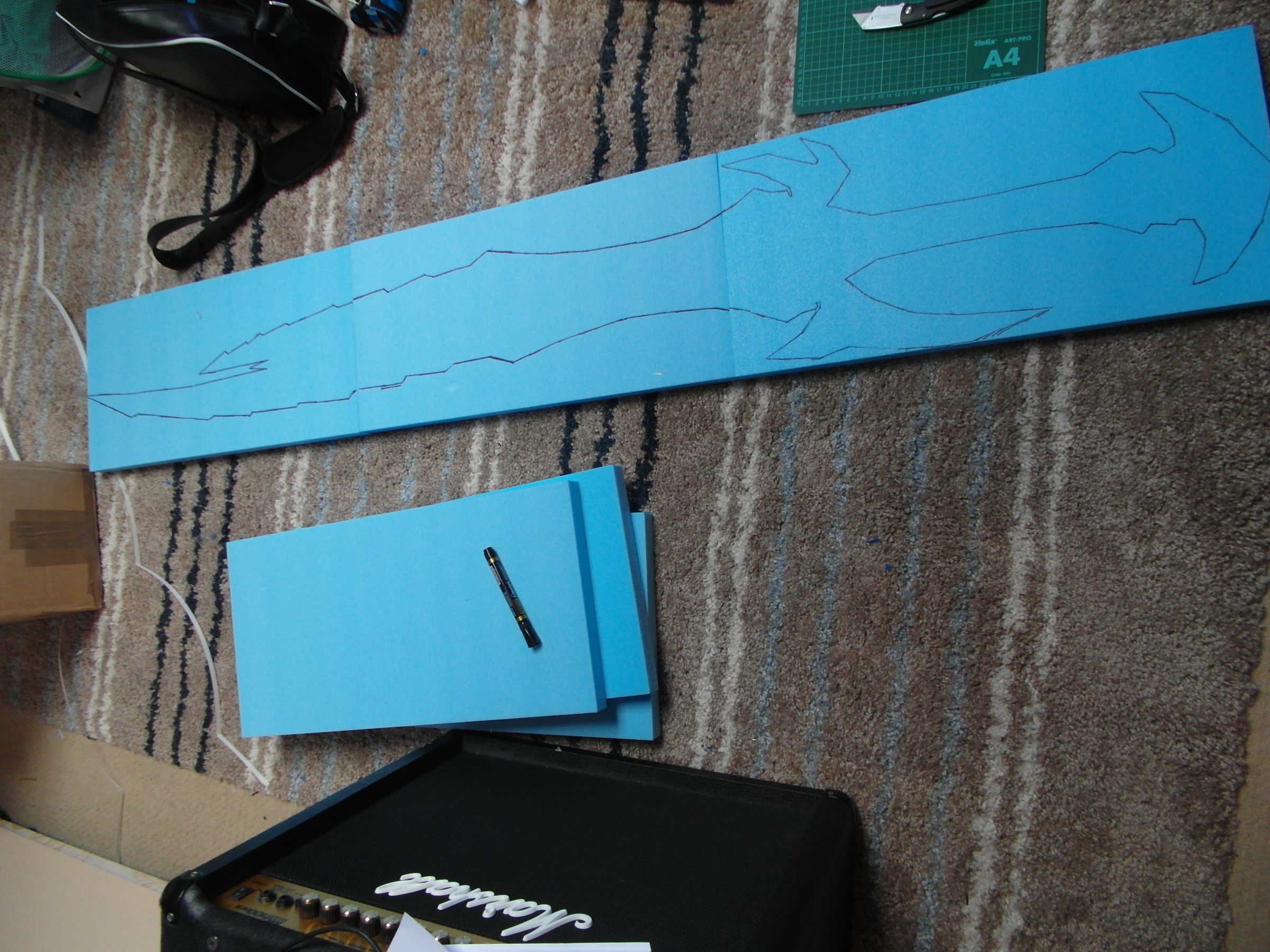 6ft Long Skyrim: Daedric Great Sword. : 4 Steps - Instructables