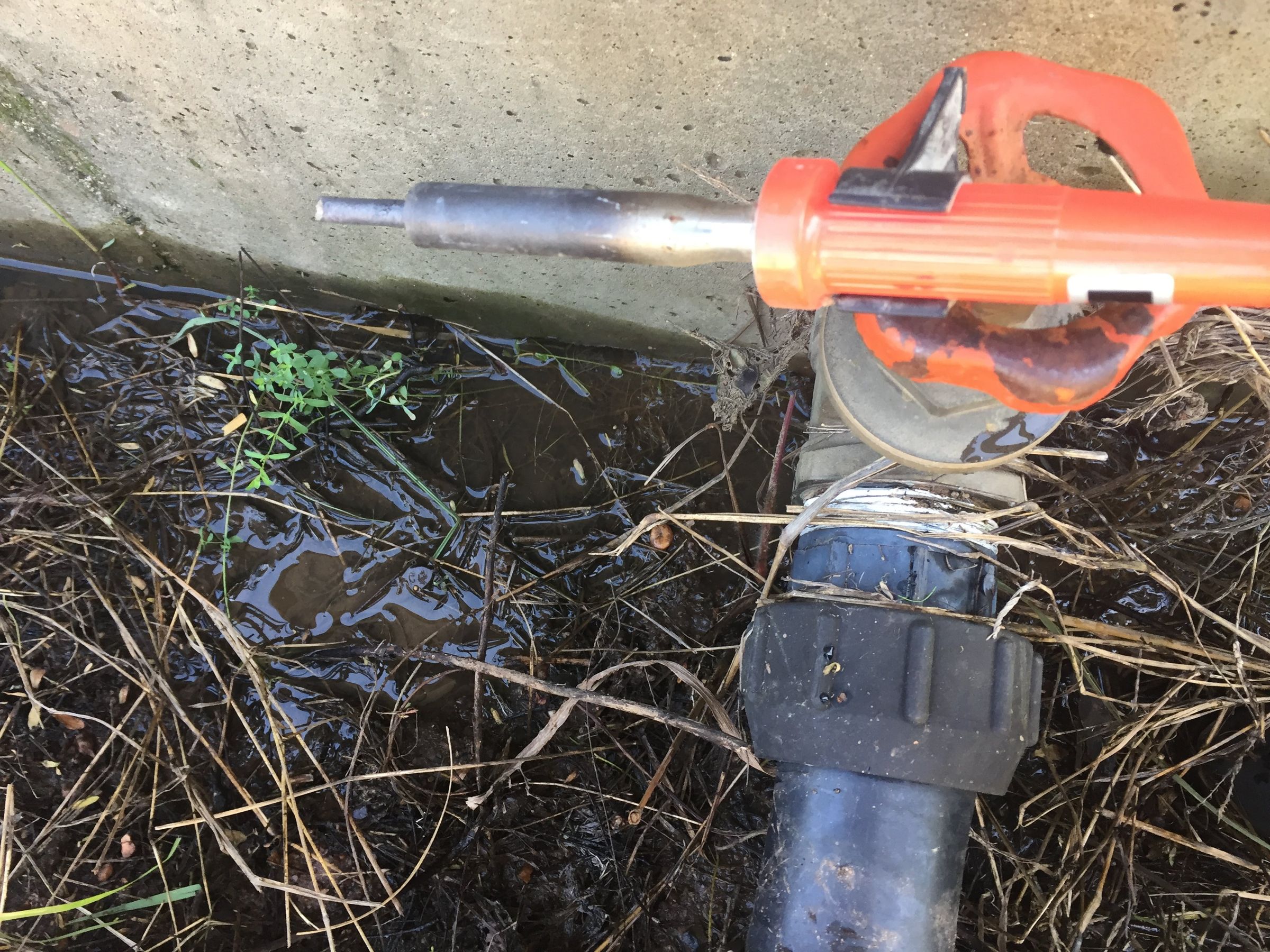FIX a SPLIT POLY PIPE : 5 Steps (with Pictures) - Instructables