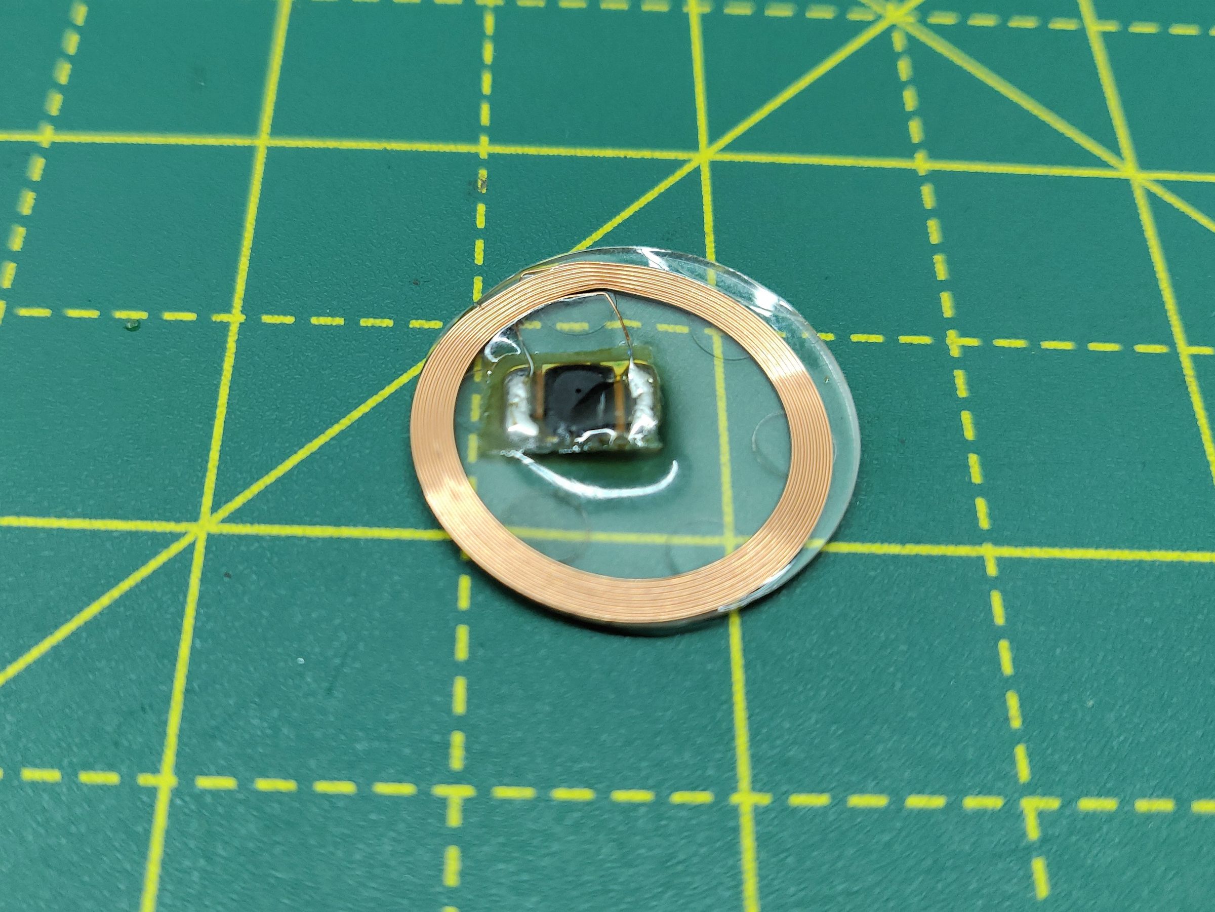 Desk Bluetooth Speaker With Audio Visualisation, Touch Buttons and NFC ...