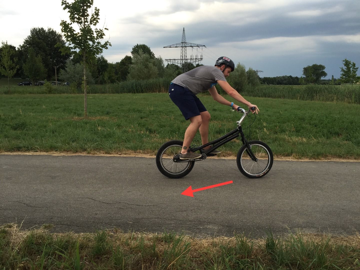 How to Perform Multiple Backwheel Hops on Your Trial Bike : 7 Steps ...