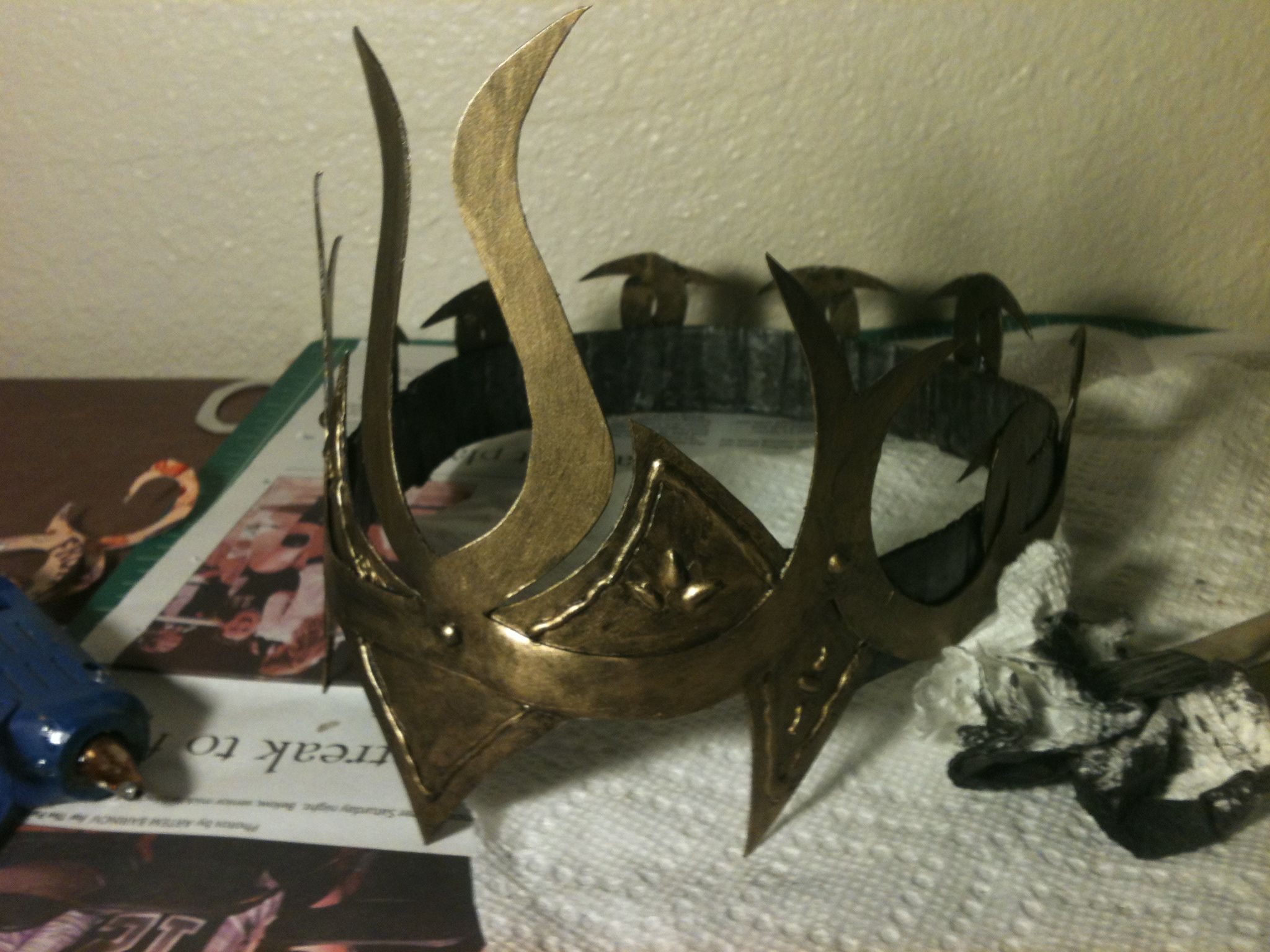 Fantasy Crown : 4 Steps (with Pictures) - Instructables