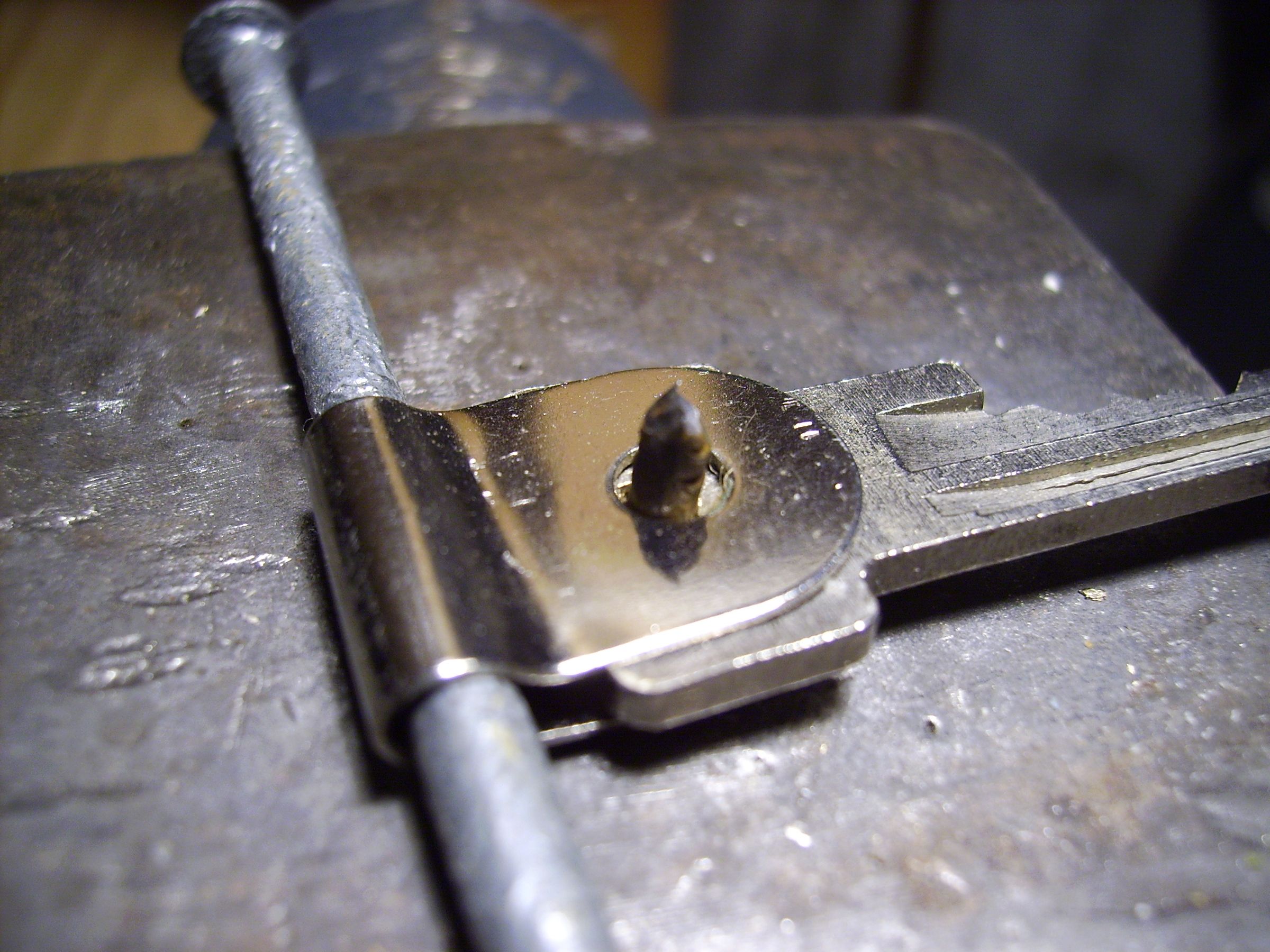 Repair a Broken Key Handle. : 6 Steps - Instructables