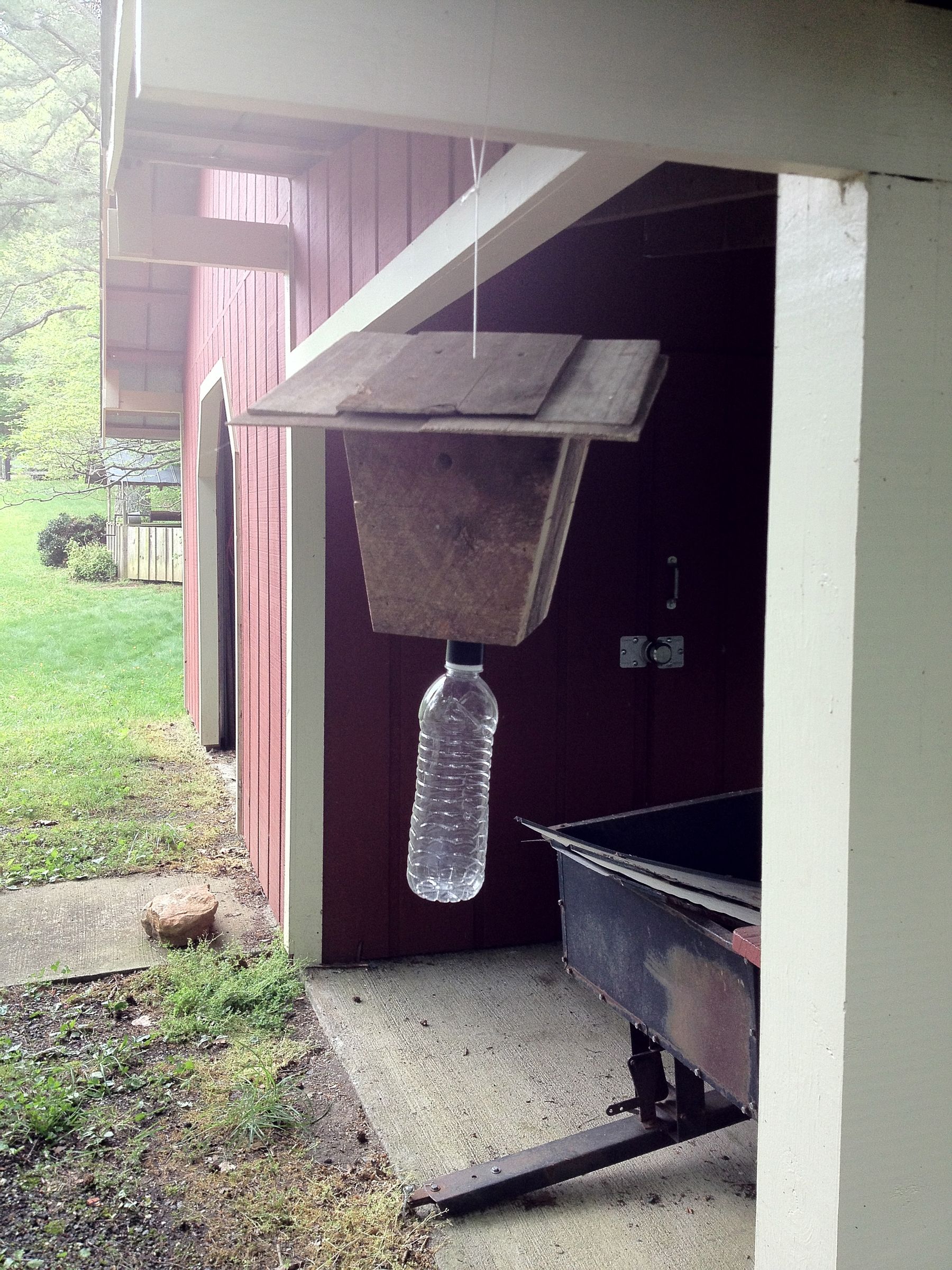 Making Carpenter Bee Traps : 6 Steps (with Pictures) - Instructables