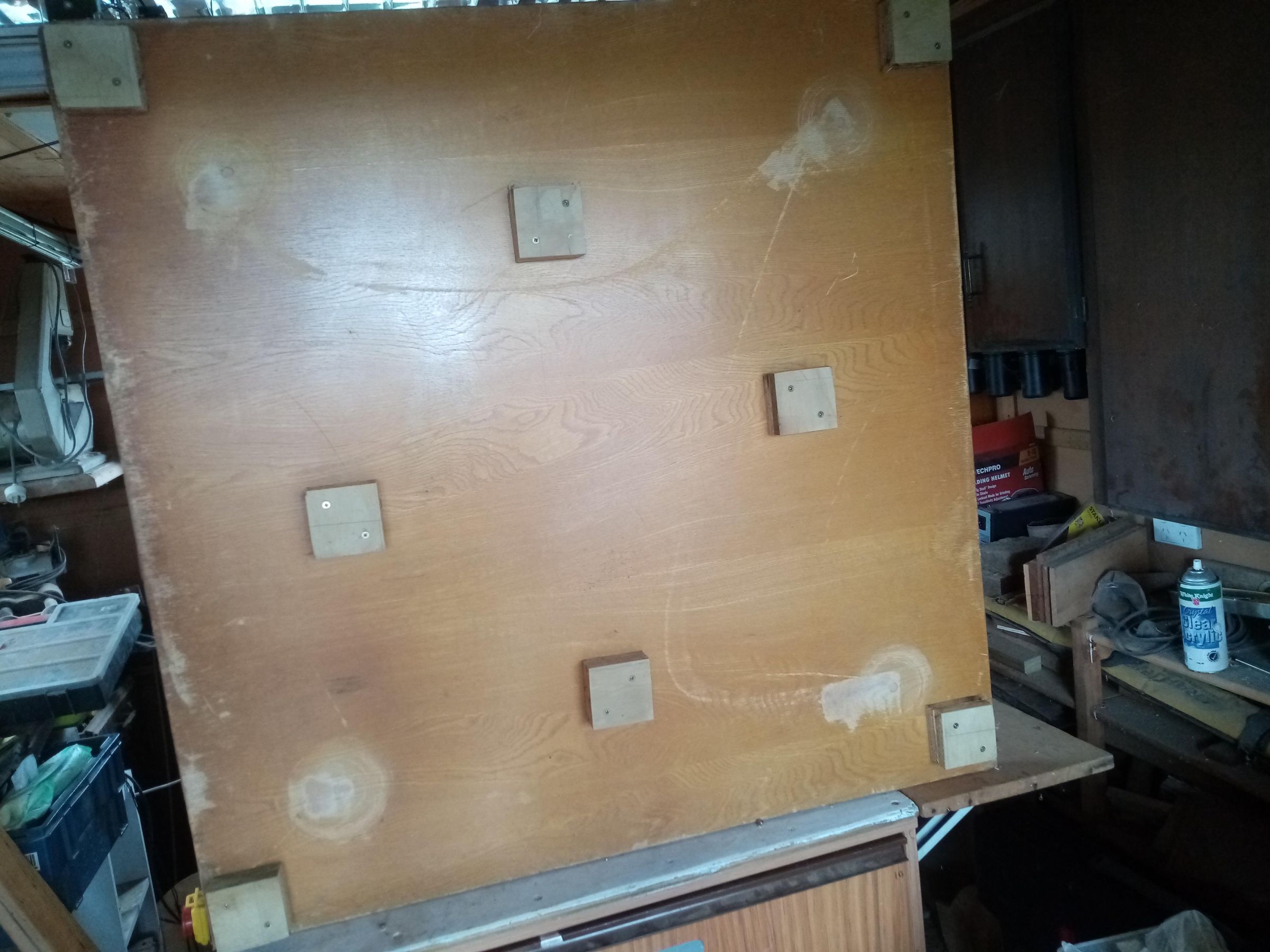 Evolution of a Workbench : 32 Steps (with Pictures) - Instructables