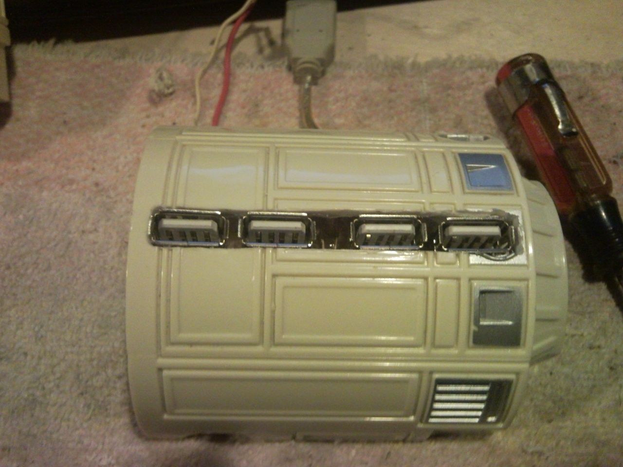 R2D2 5 Port USB Power Supply Unit. This Is the Droid Your Looking For ...