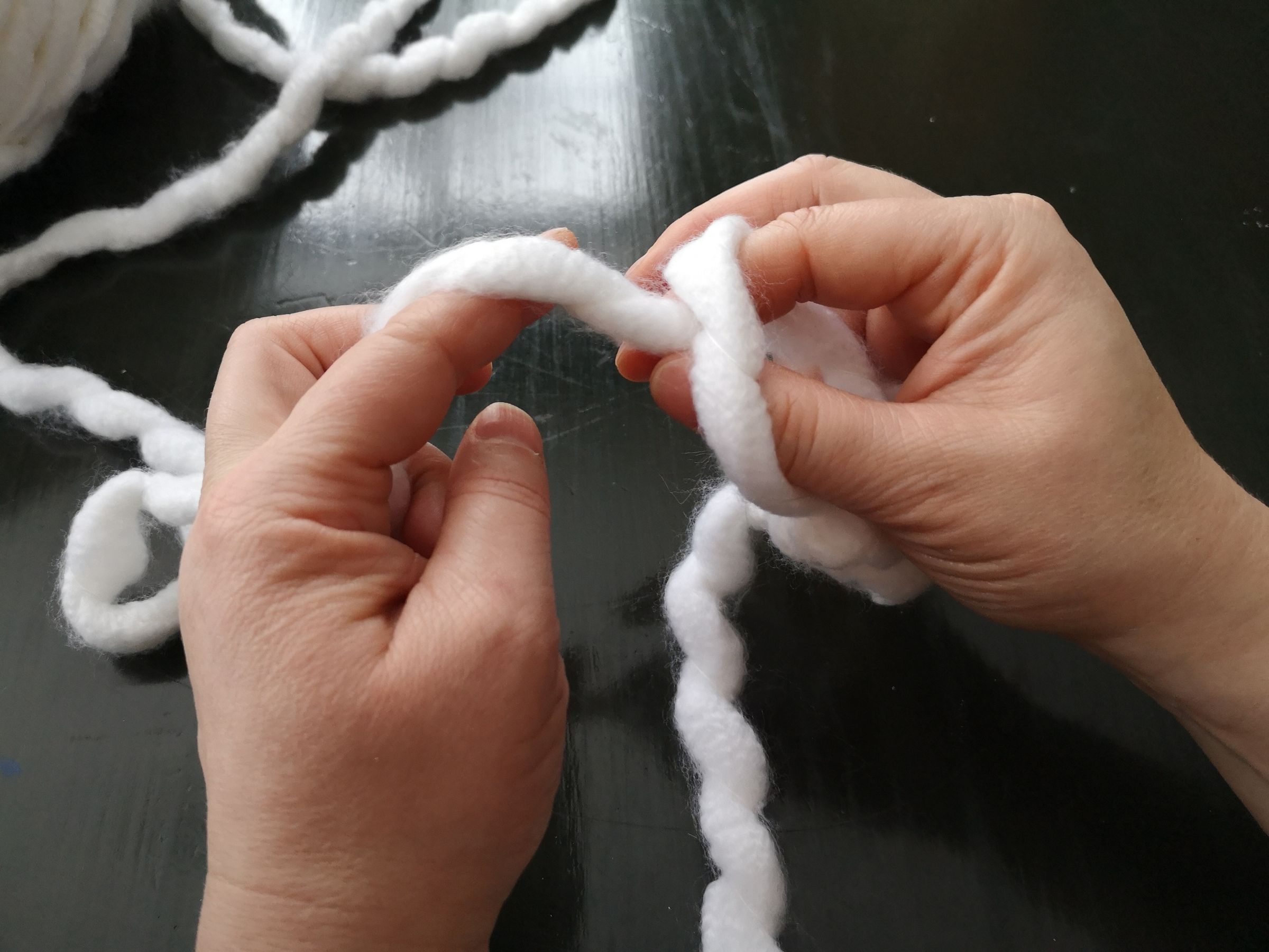 Finger Crochet Wreath : 7 Steps (with Pictures) - Instructables