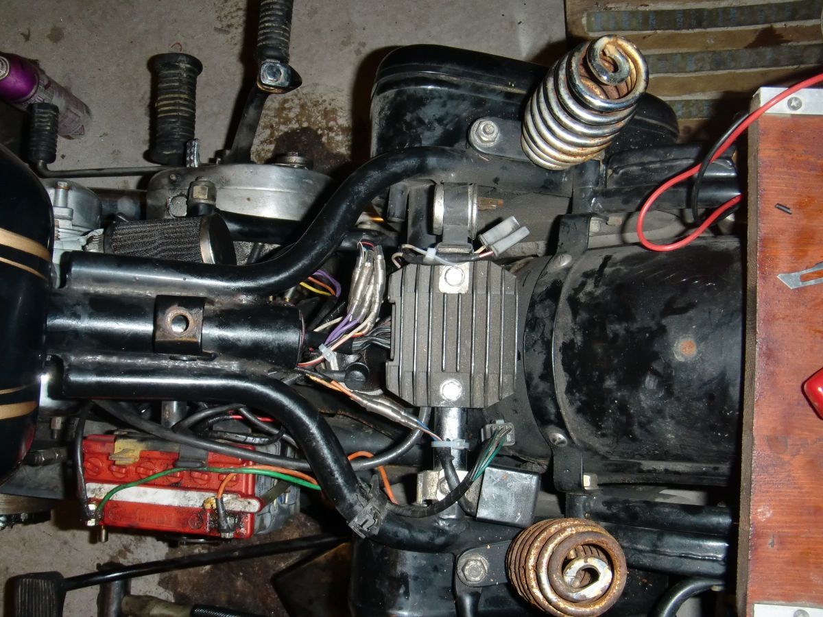 Fit a Japanese Regulator Rectifier Unit to a 12v AC/DC Royal Enfield ...