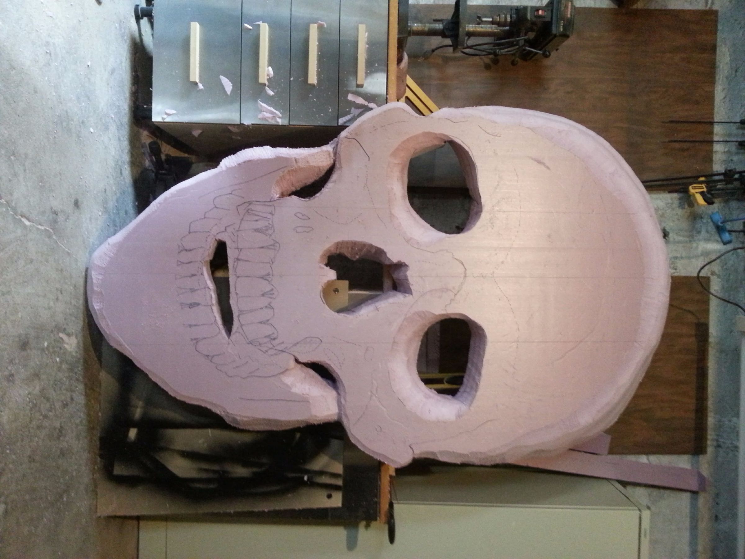 Giant Skeleton Halloween Decoration : 10 Steps (with Pictures ...