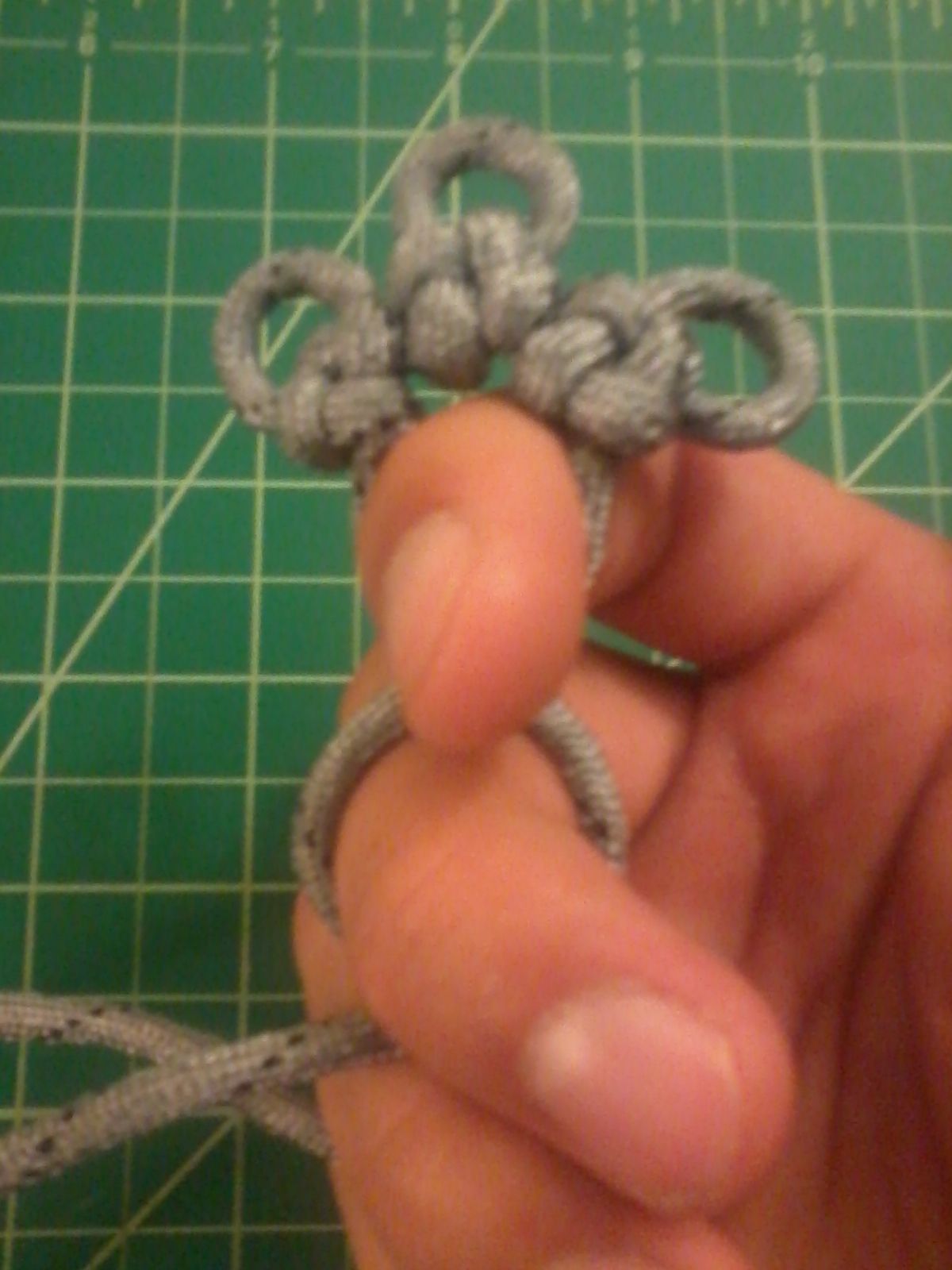Paracord Cross-Knot Cross : 12 Steps - Instructables