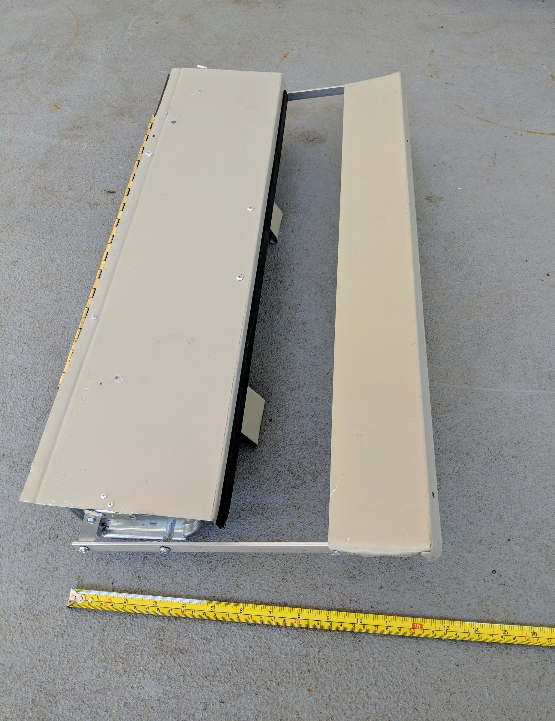 Automatic Chicken Feeder With Upcycled Gutter & Metal Pieces : 14 Steps ...