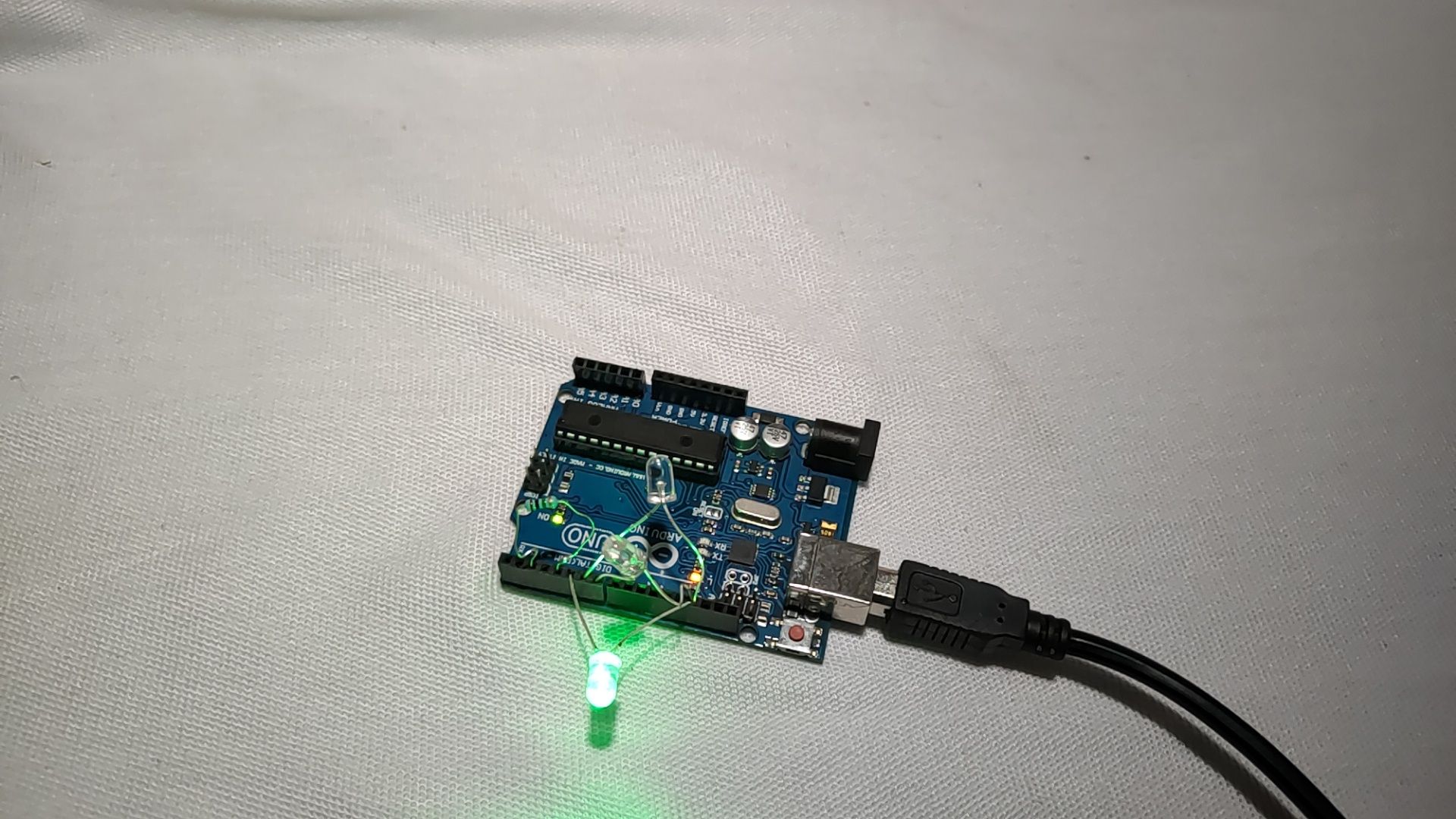 TOUCH SENSITIVE ARDUINO PLANT : 6 Steps - Instructables