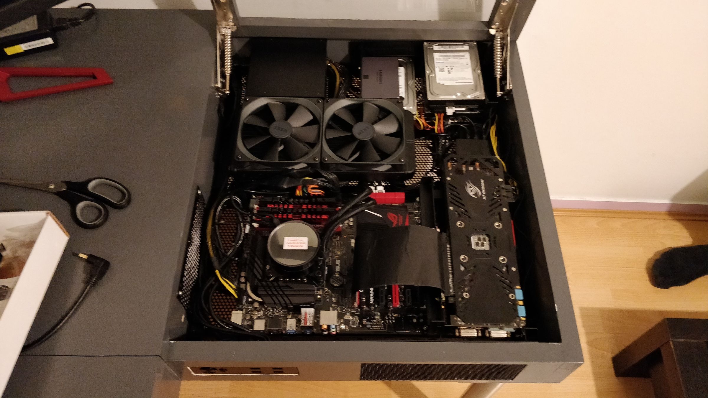 Desk With Built-in Computer and Laptop Height Stand : 10 Steps (with ...