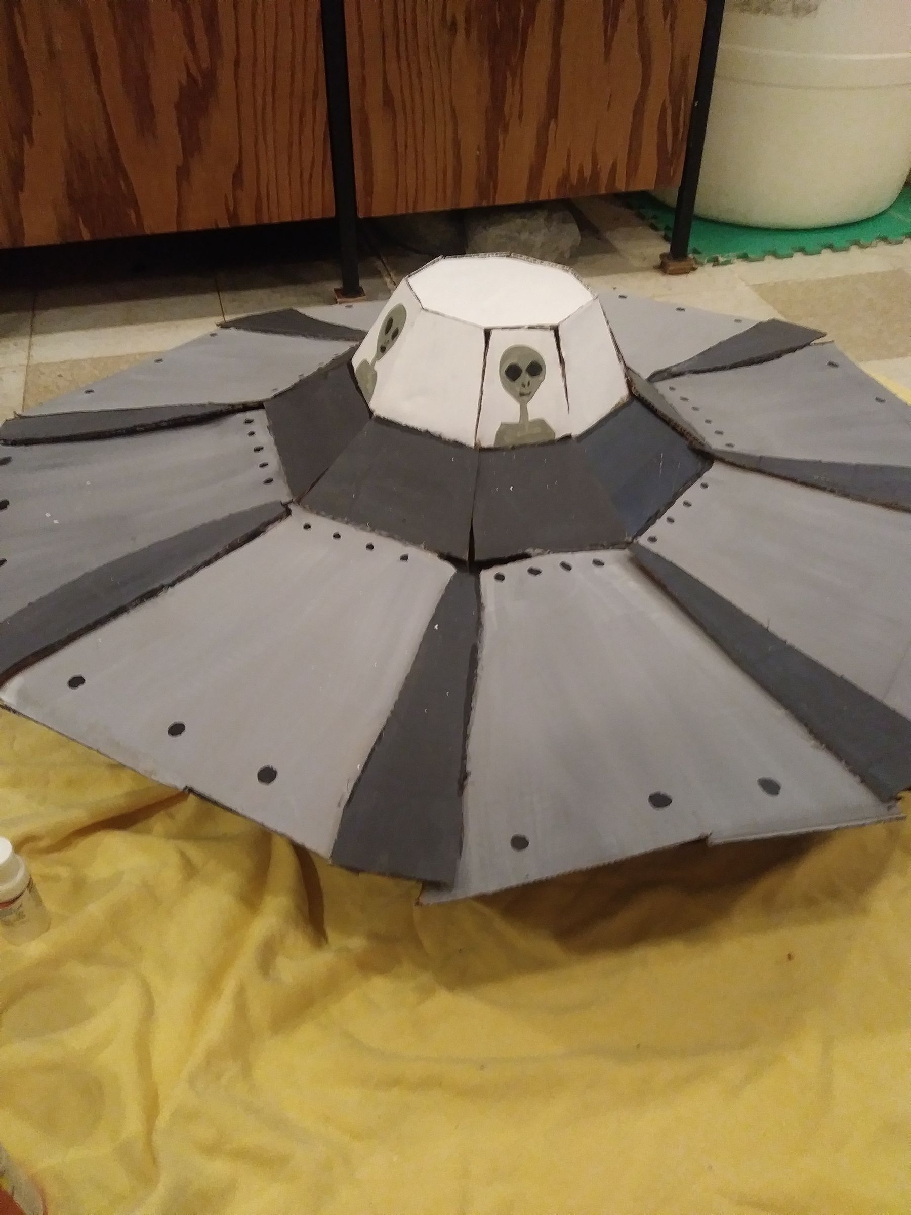 Cardboard UFO! : 6 Steps - Instructables