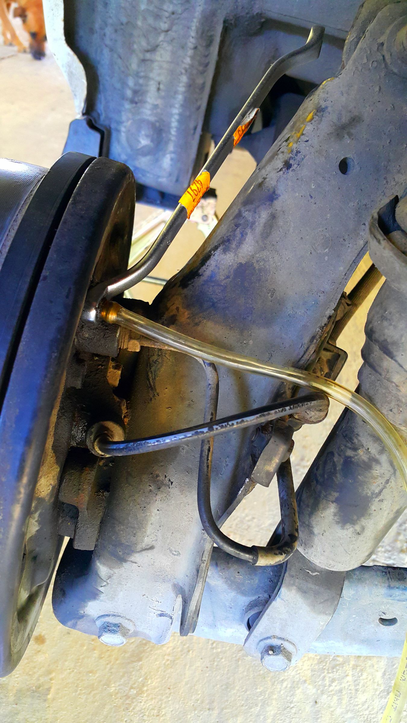 Bleeding Air From a Brake Line. : 3 Steps - Instructables