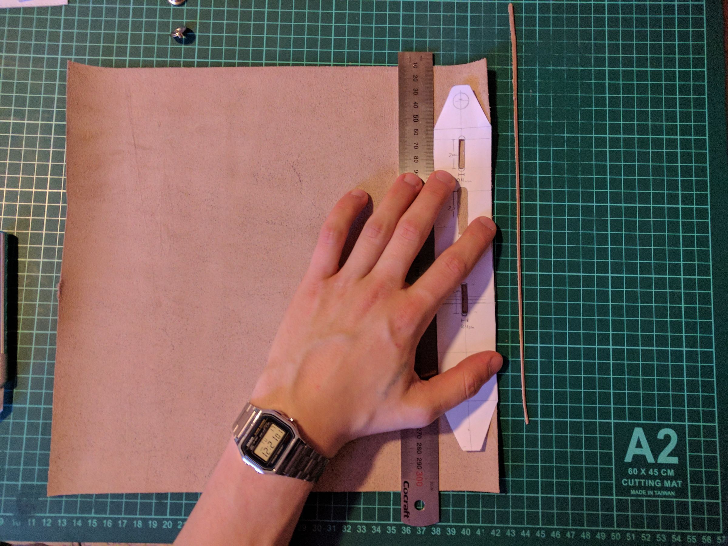 Leather Compass Case : 9 Steps (with Pictures) - Instructables