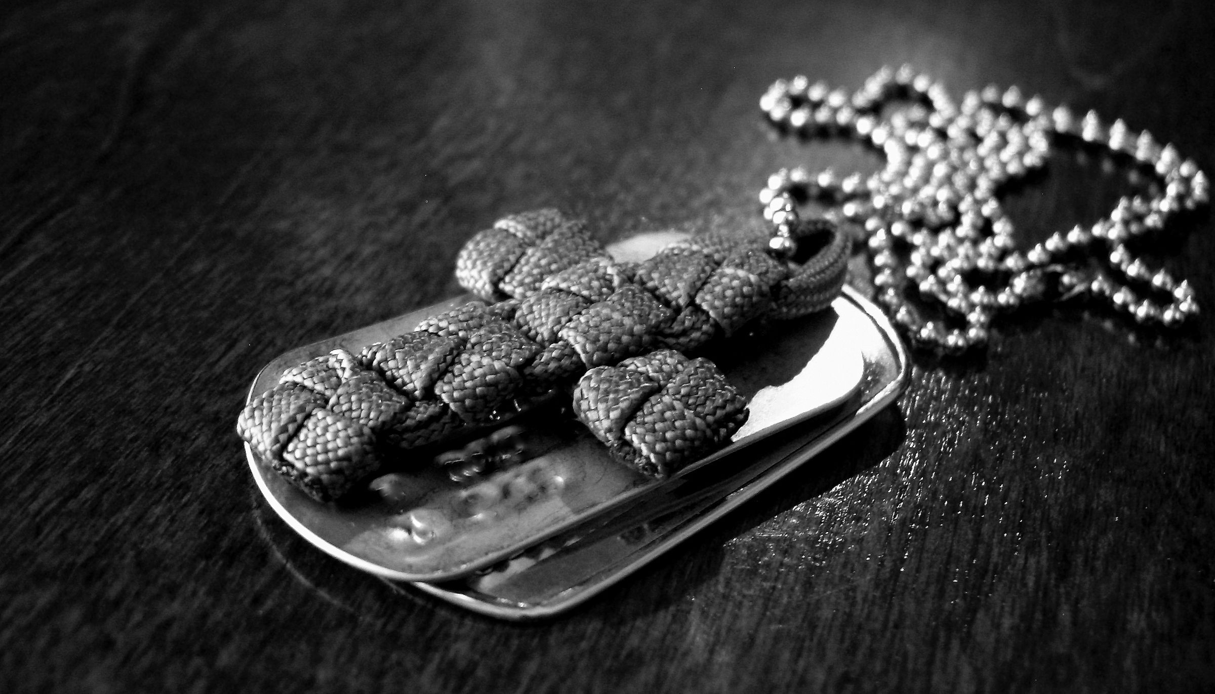 Cross Knot Paracord Lanyard : 13 Steps (with Pictures) - Instructables
