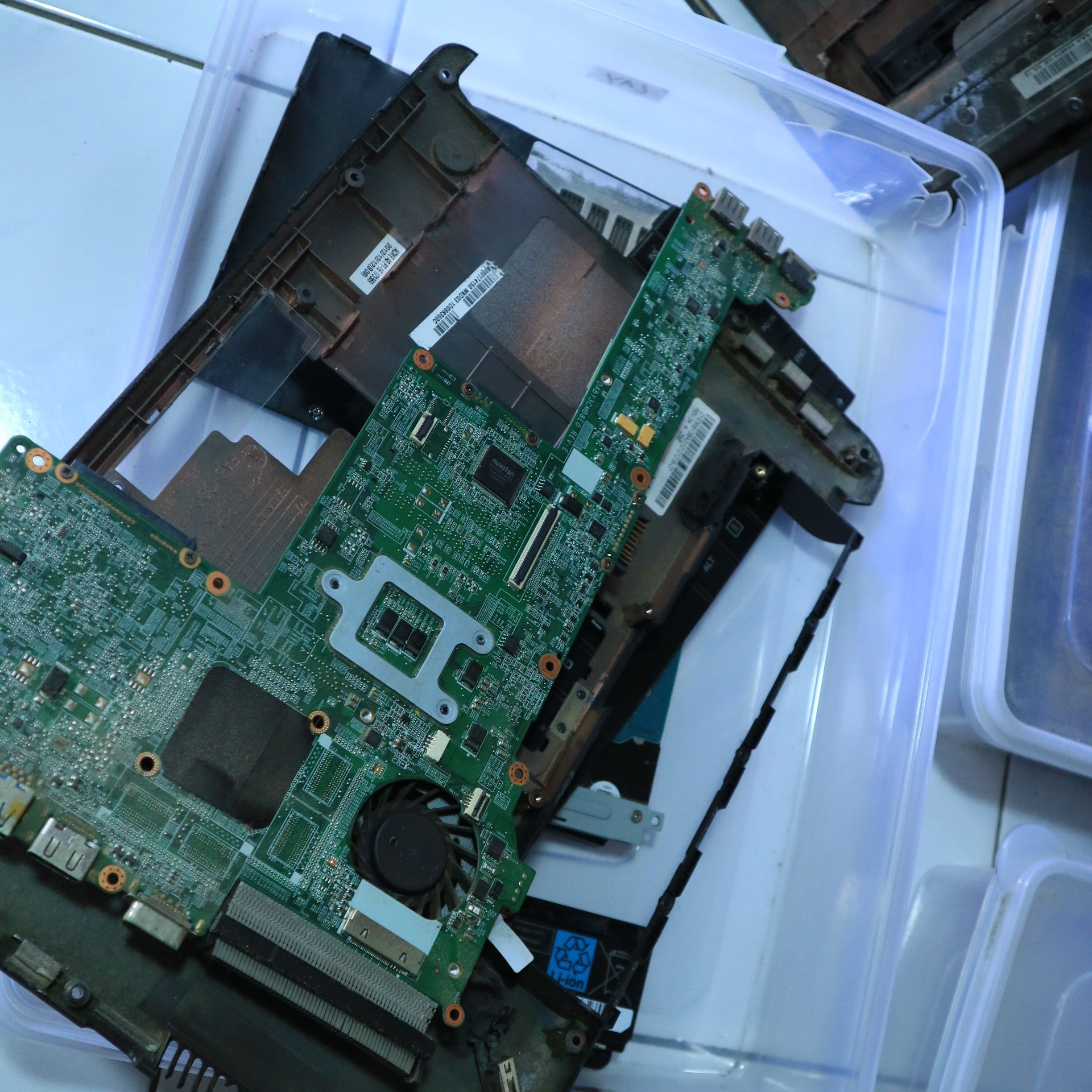 How to Fix Broken Laptop Hinge : 7 Steps - Instructables