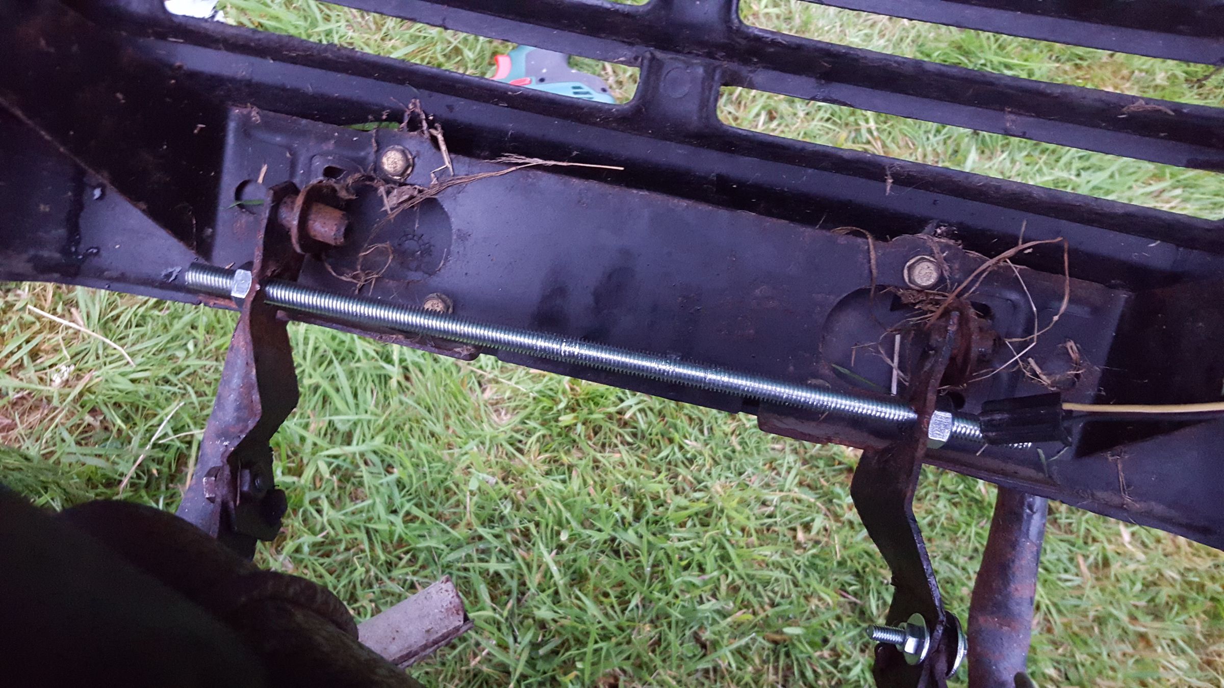 Ride-on Mower Rebuild + Homemade Grass Catcher Build! : 8 Steps (with ...