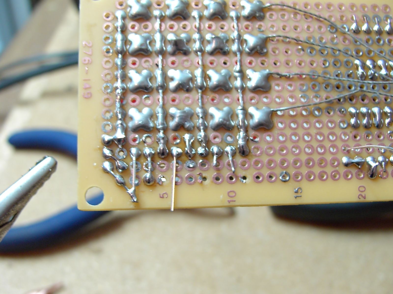 Single Chip, 2 Wire 4x4 LED Matrix - Instructables