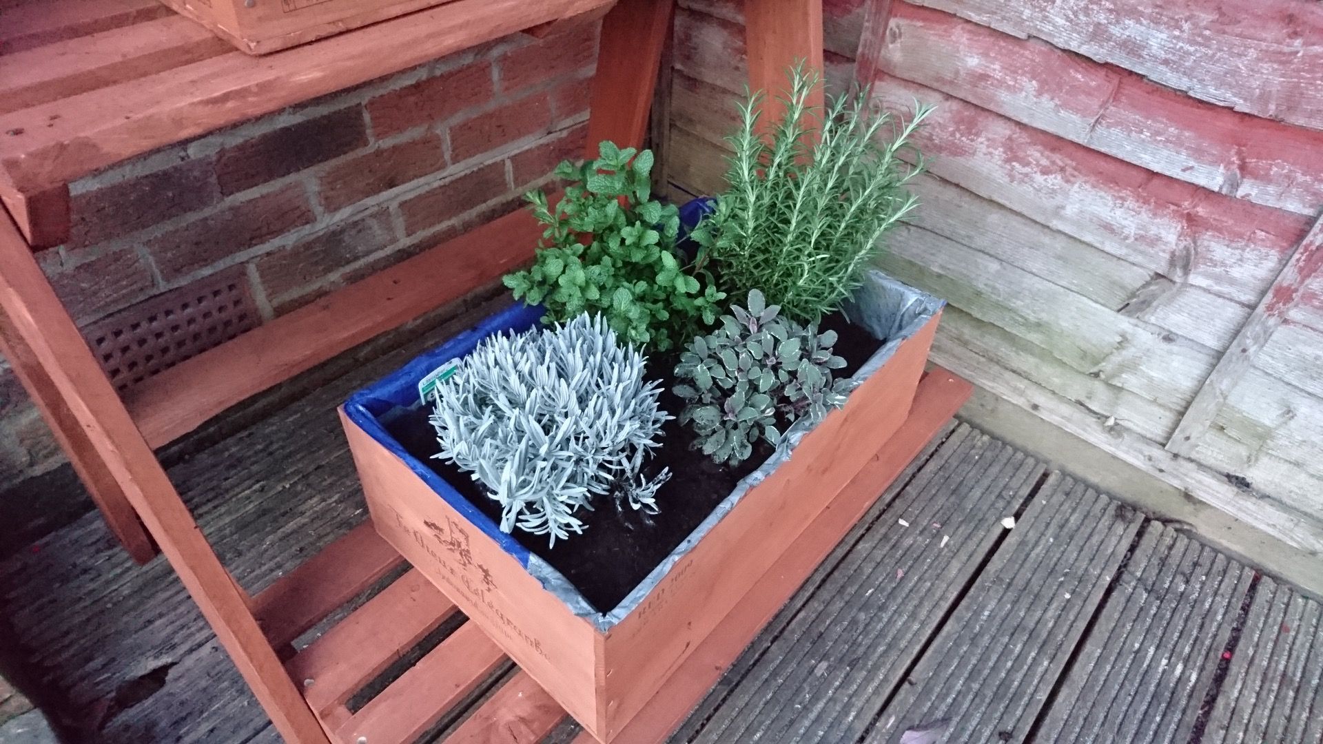 Staggered Pallet Planter : 8 Steps (with Pictures) - Instructables