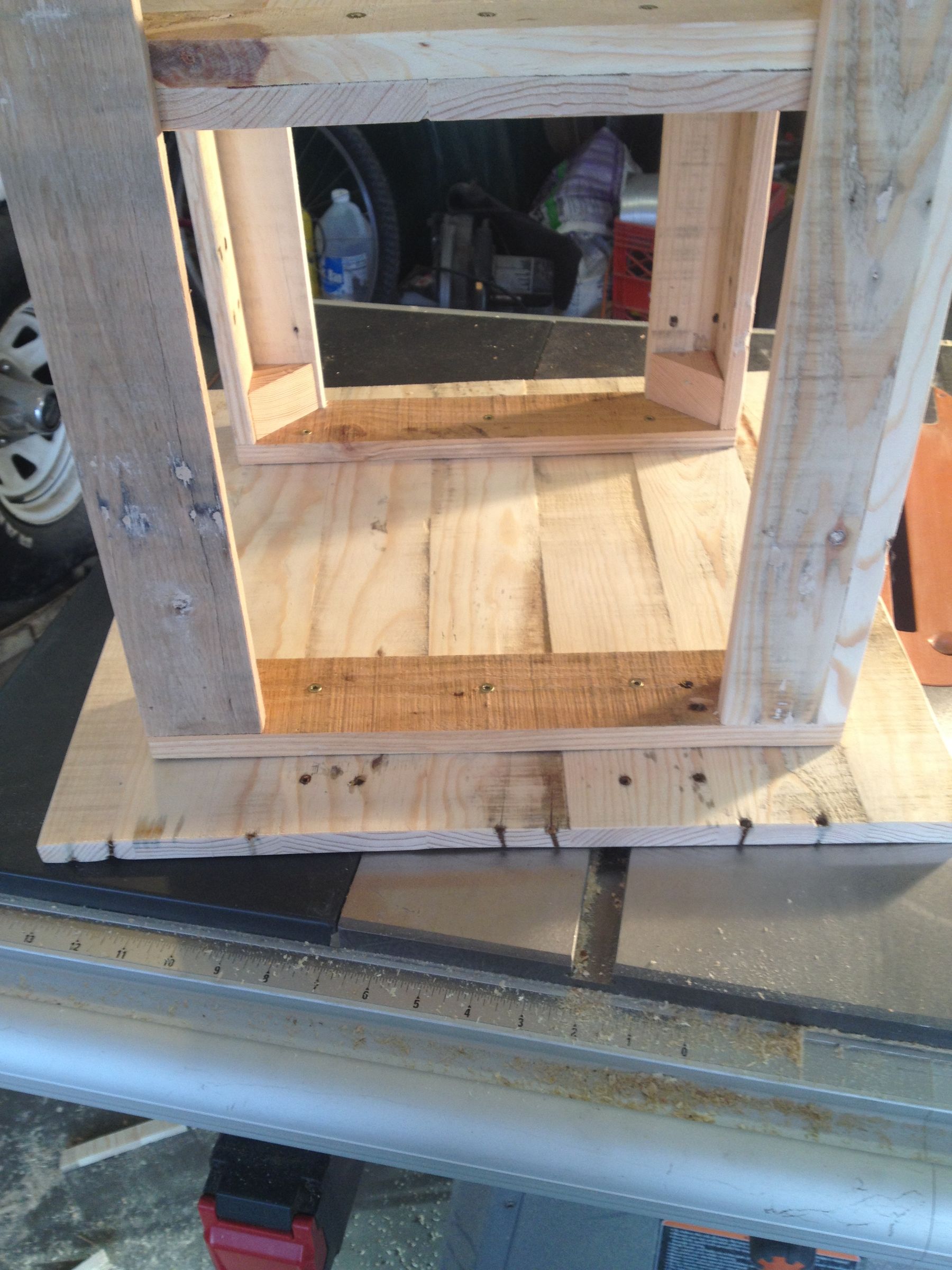 Recycled Pallet End Table : 11 Steps - Instructables