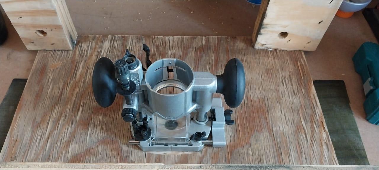 Simple Router Table : 4 Steps - Instructables