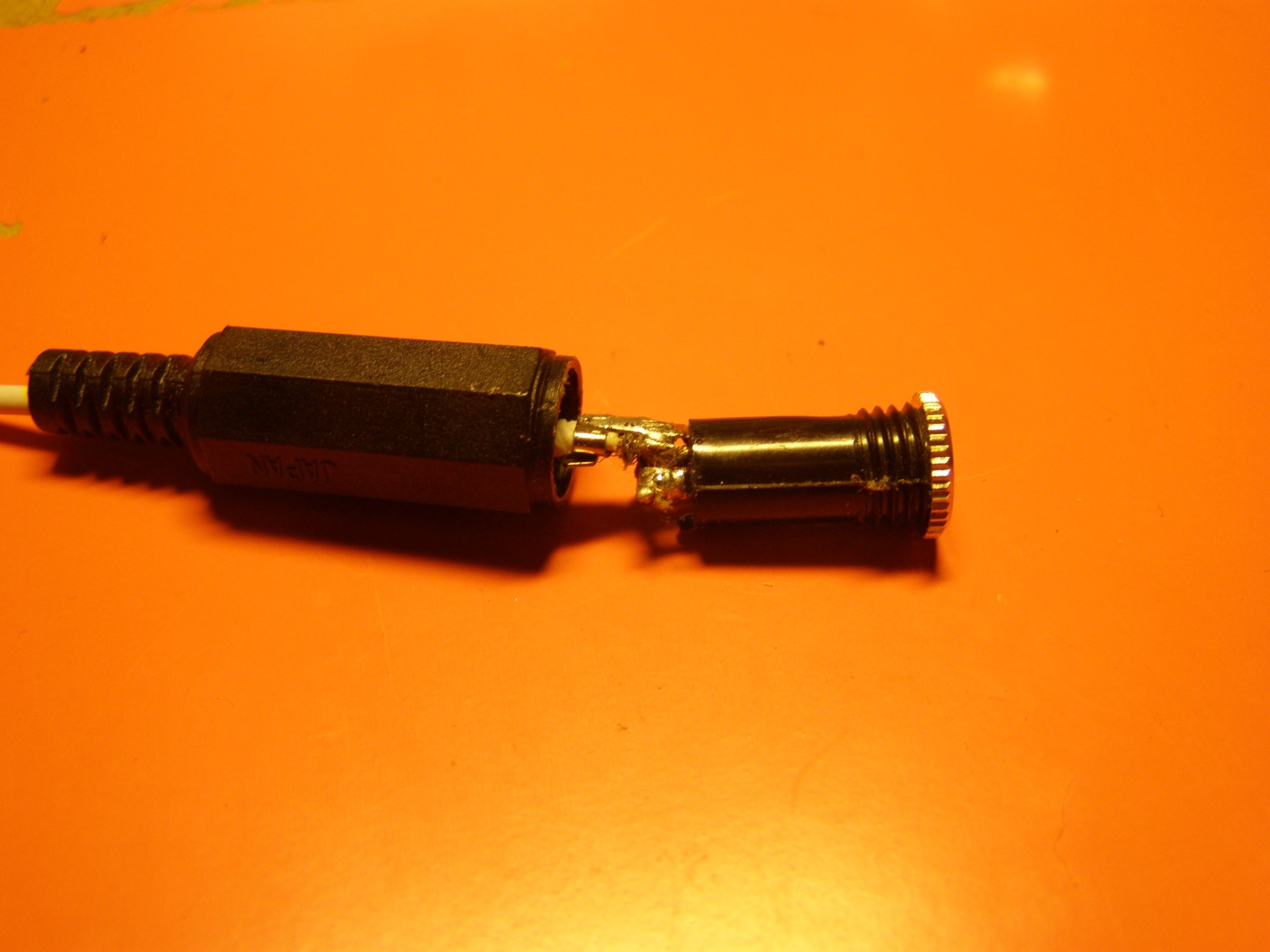 Apple Ipod Headphone Hack : 3 Steps (with Pictures) - Instructables