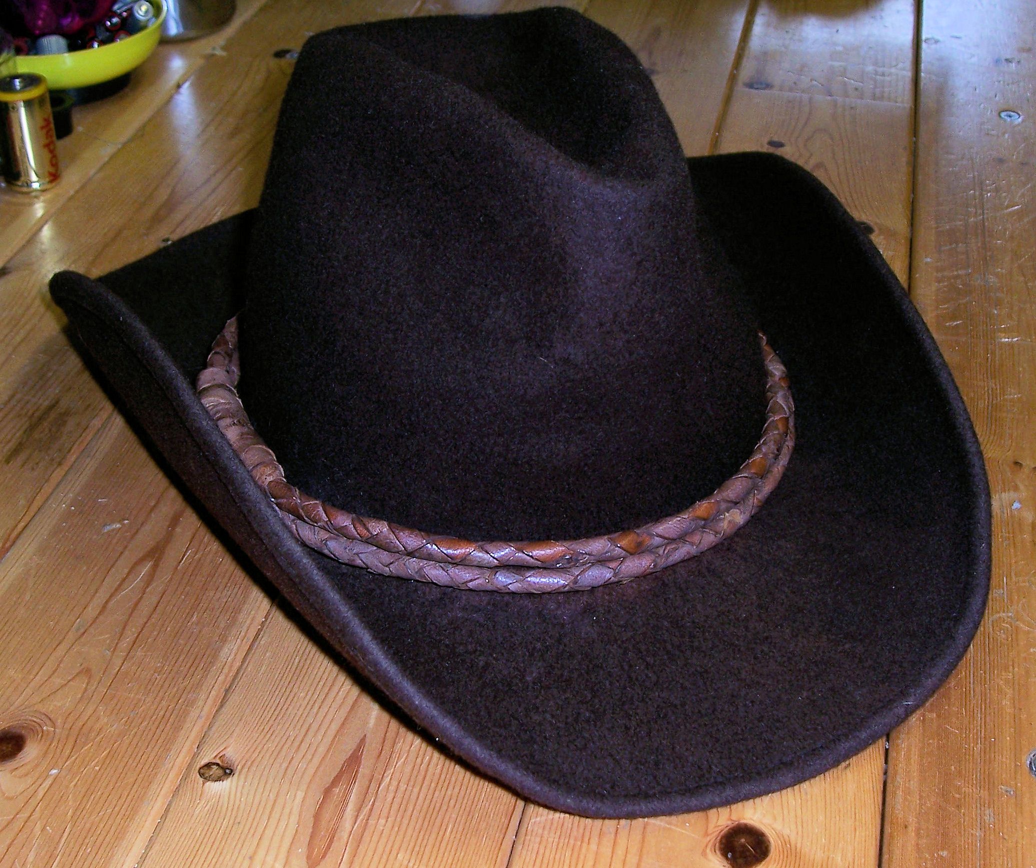 Hatbands From Salvaged Materials. : 8 Steps - Instructables