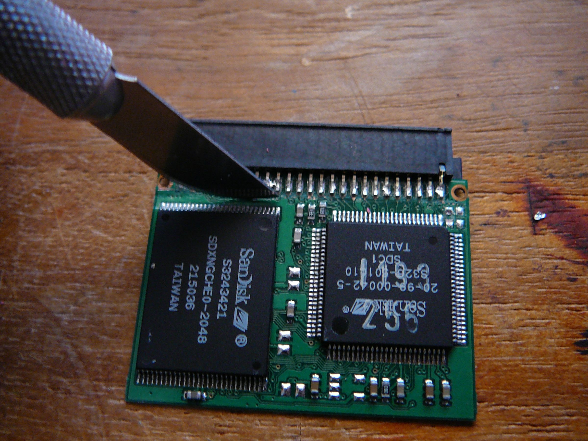 Compact Flash Flashlight : 6 Steps - Instructables